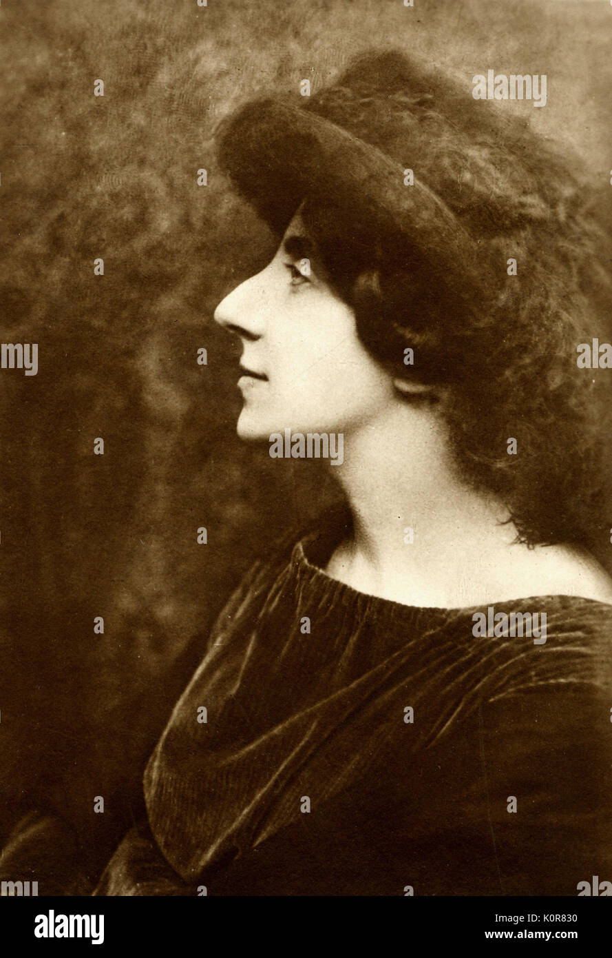 Wanda Landowska, Polish harpsichordist, pianist, and music research ...