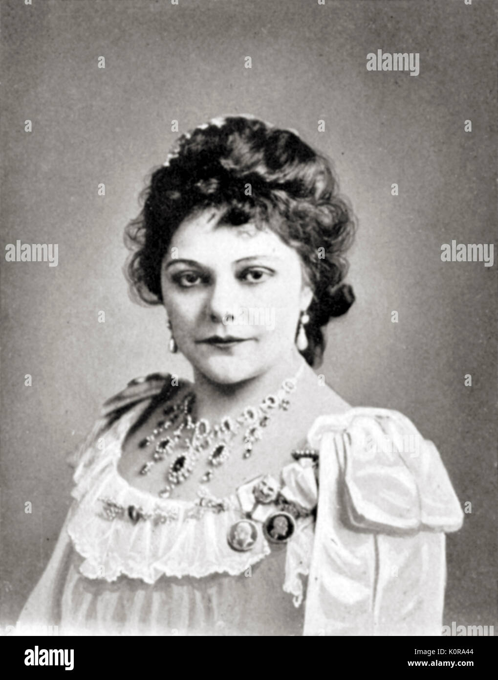 Old pianist hi-res stock photography and images - Alamy