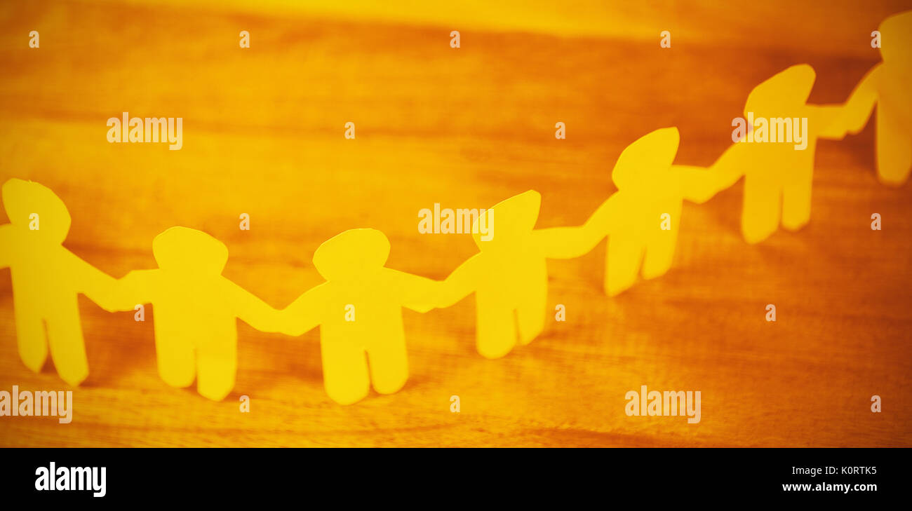 Paper chain figures hi-res stock photography and images - Alamy