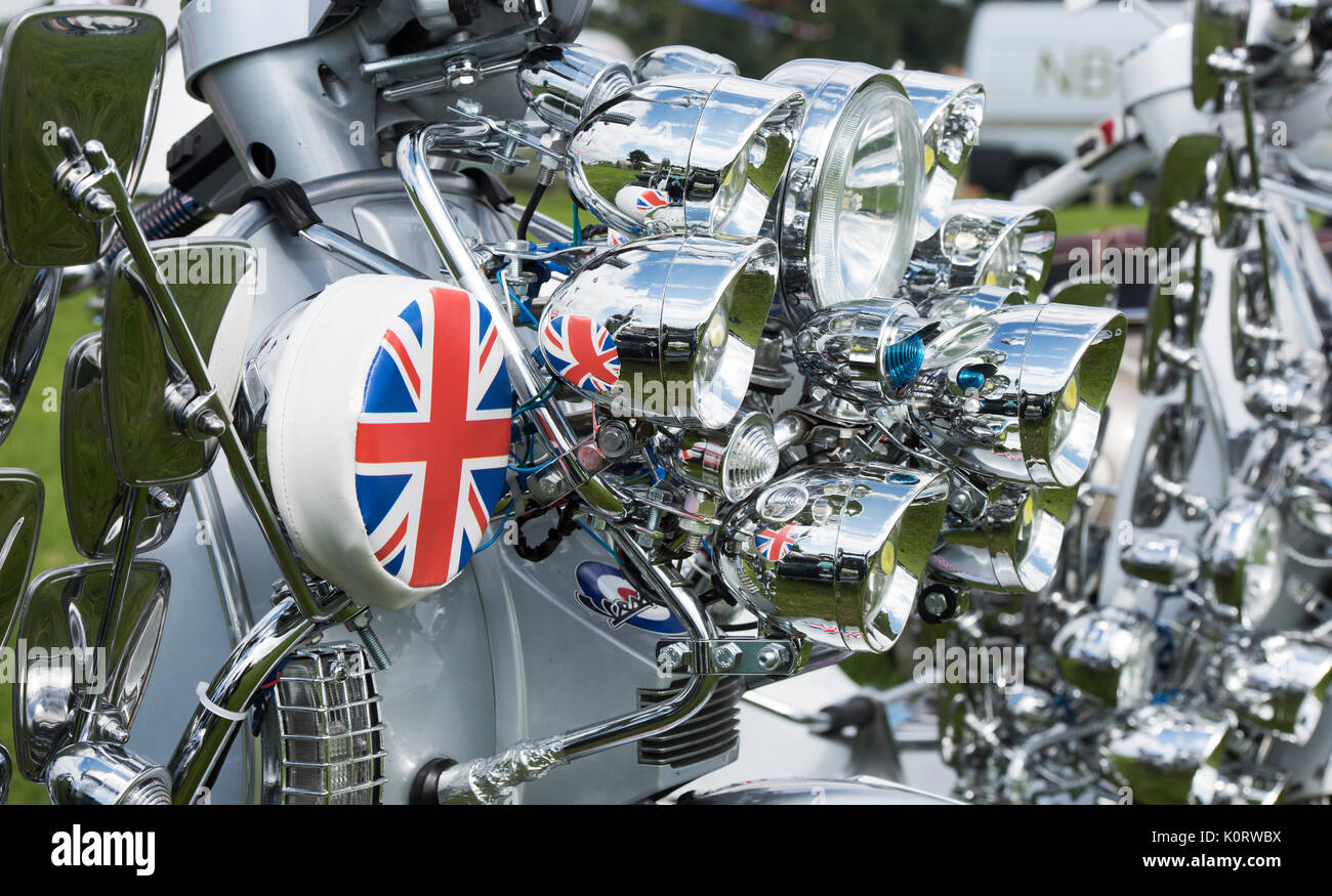 Mods scooters mirror hi-res stock photography and images - Alamy