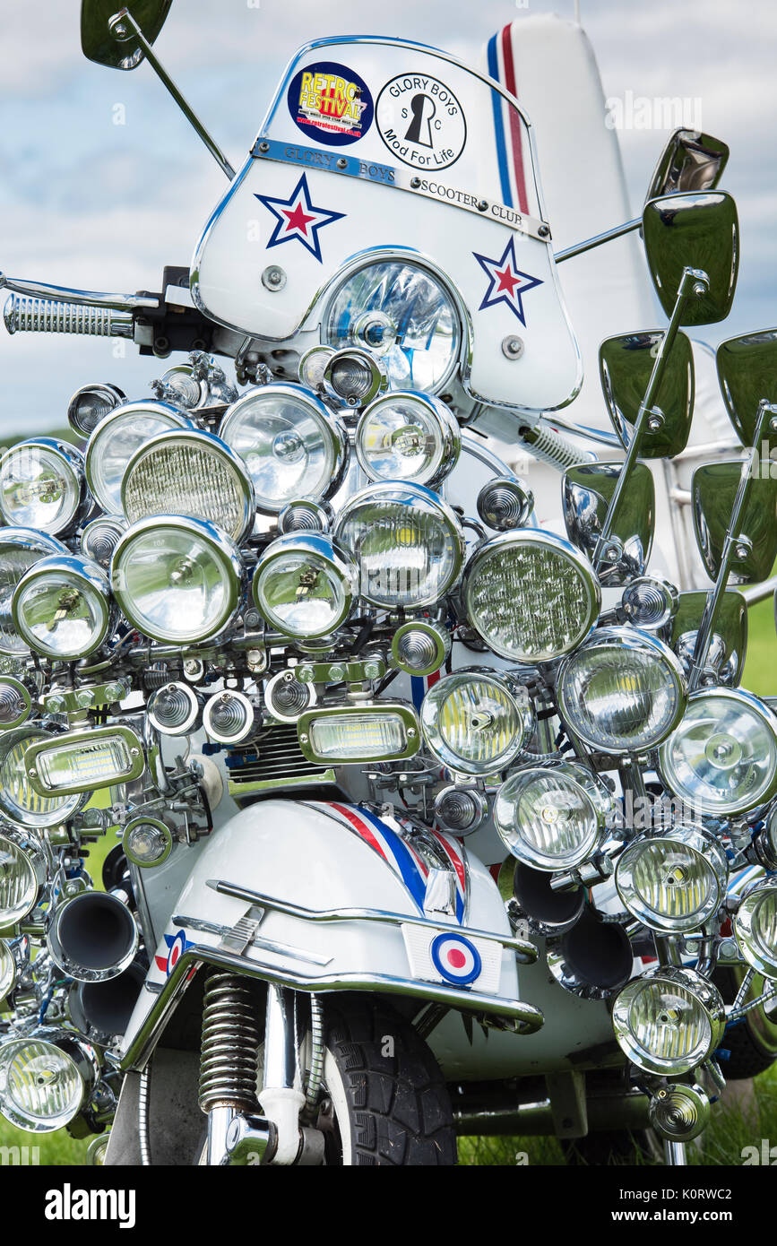 Mods hi-res stock photography and images - Alamy