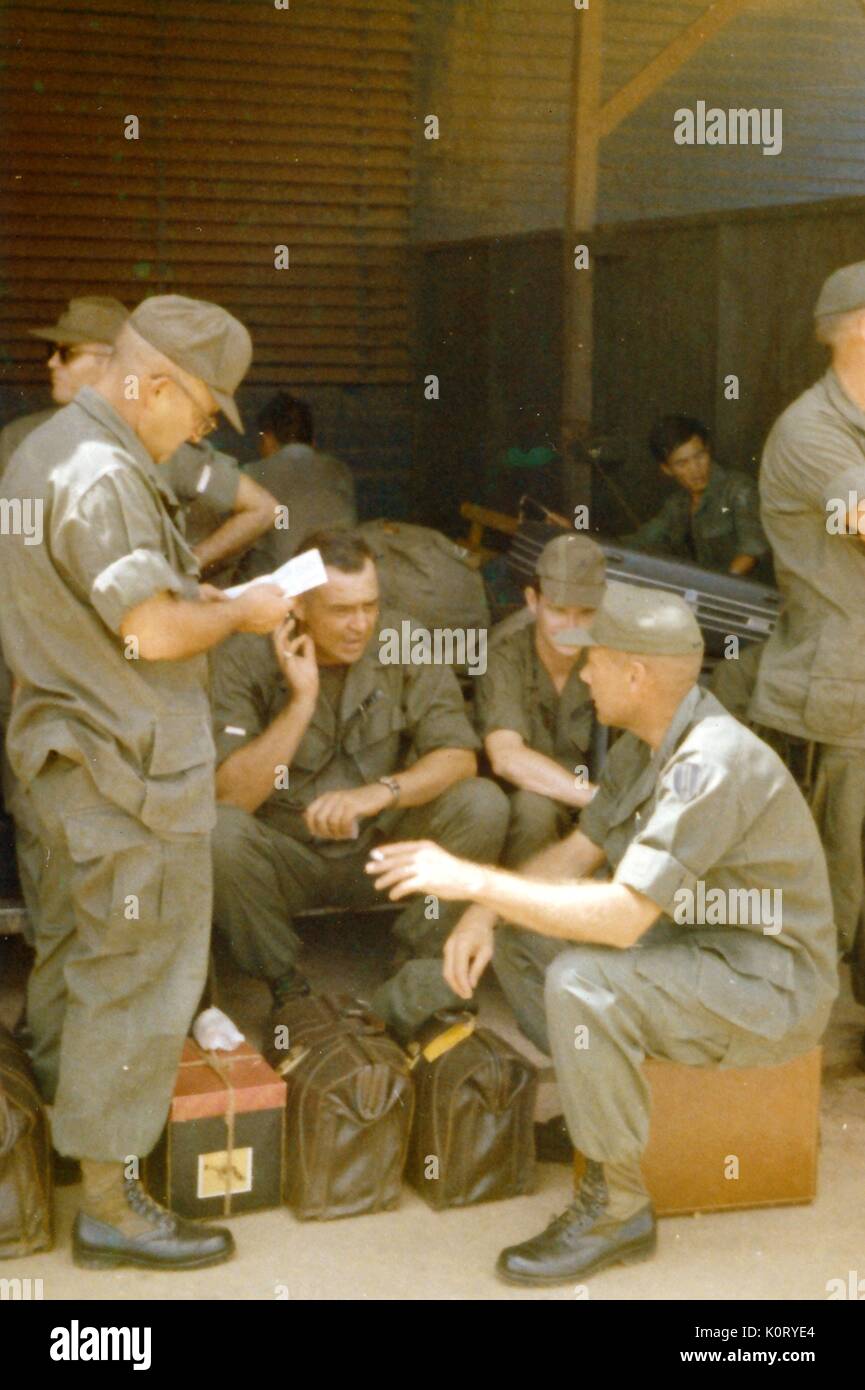 Typical jungle uniform hi-res stock photography and images - Alamy