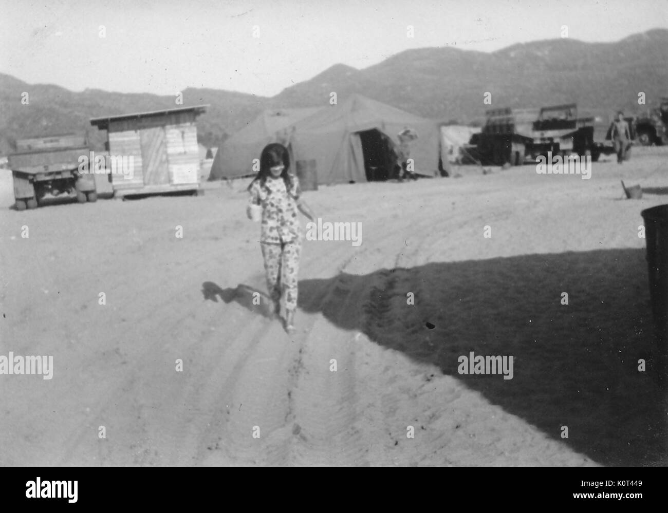 Army camp tents hi-res stock photography and images - Alamy