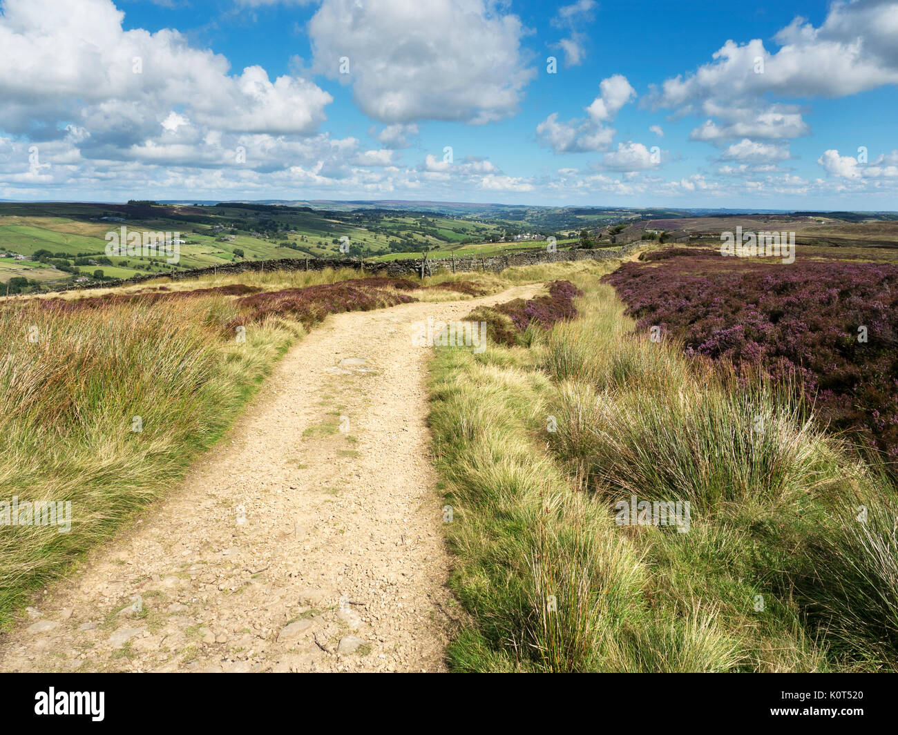 Pennine way yorkshire moor hi-res stock photography and images - Alamy