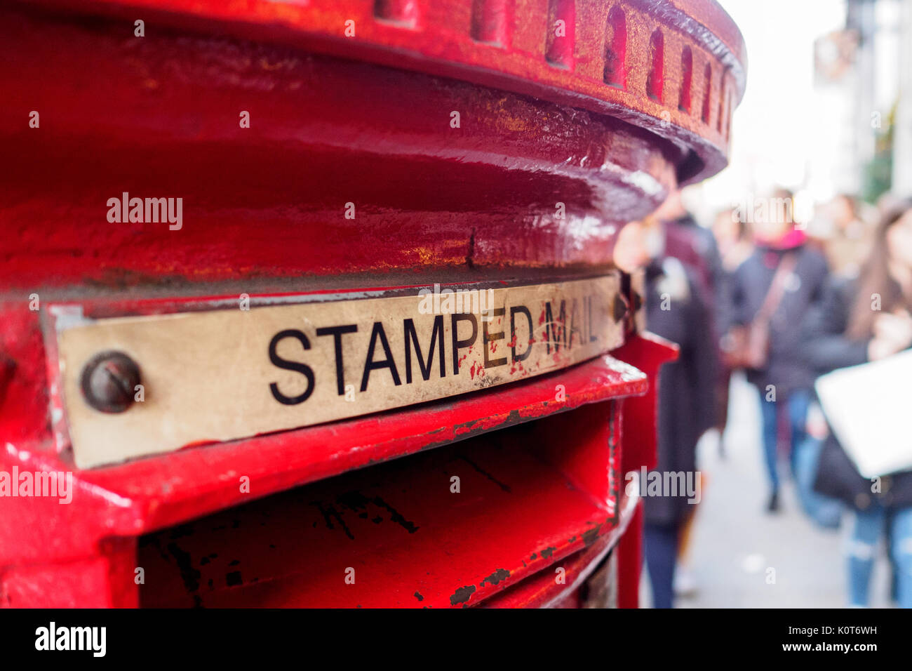 Britain england london letterbox hi-res stock photography and images ...