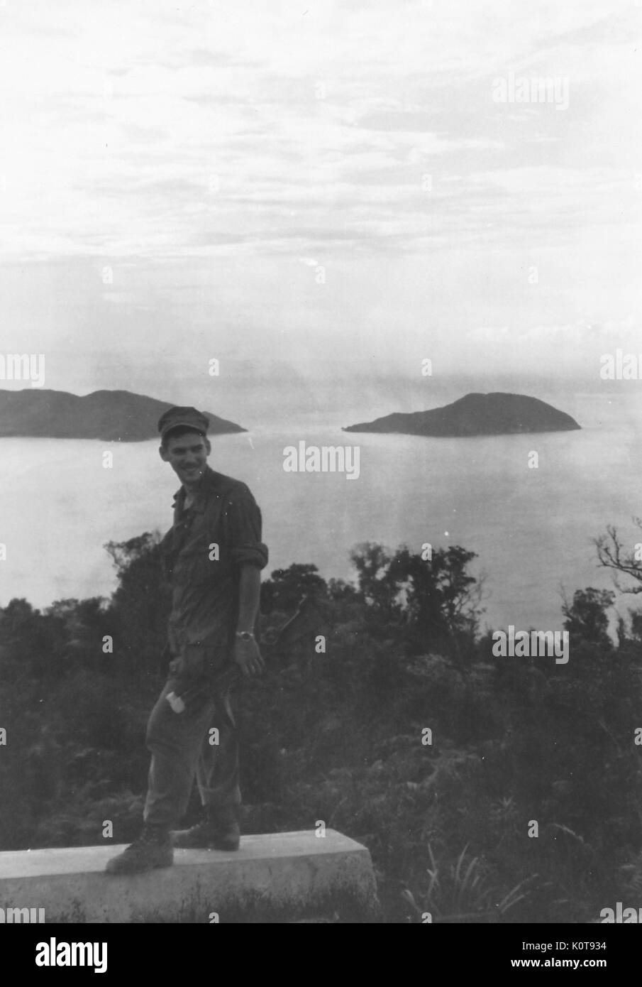 Army soldier stands on Black and White Stock Photos & Images - Alamy