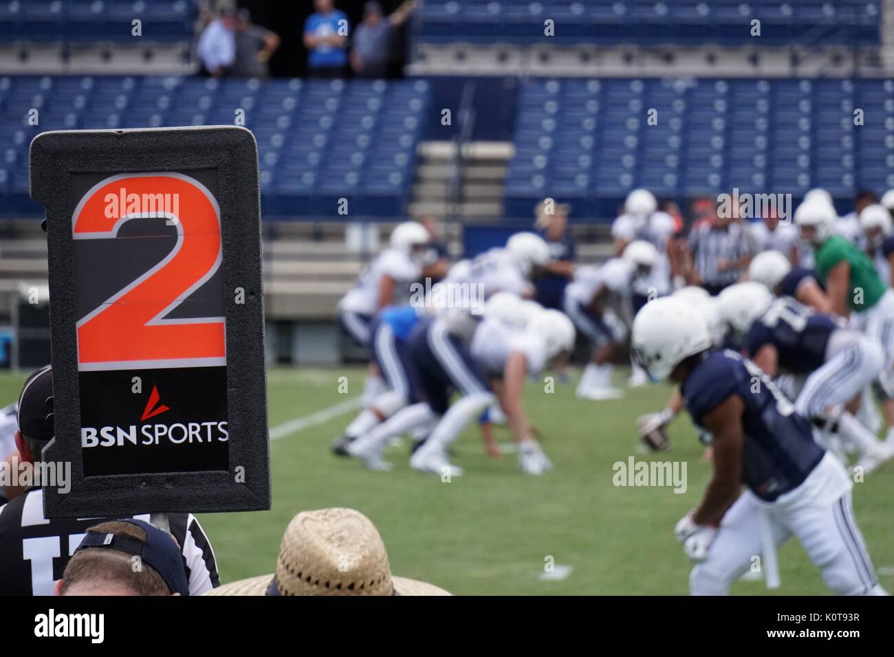 The line of scrimmage hi-res stock photography and images - Alamy