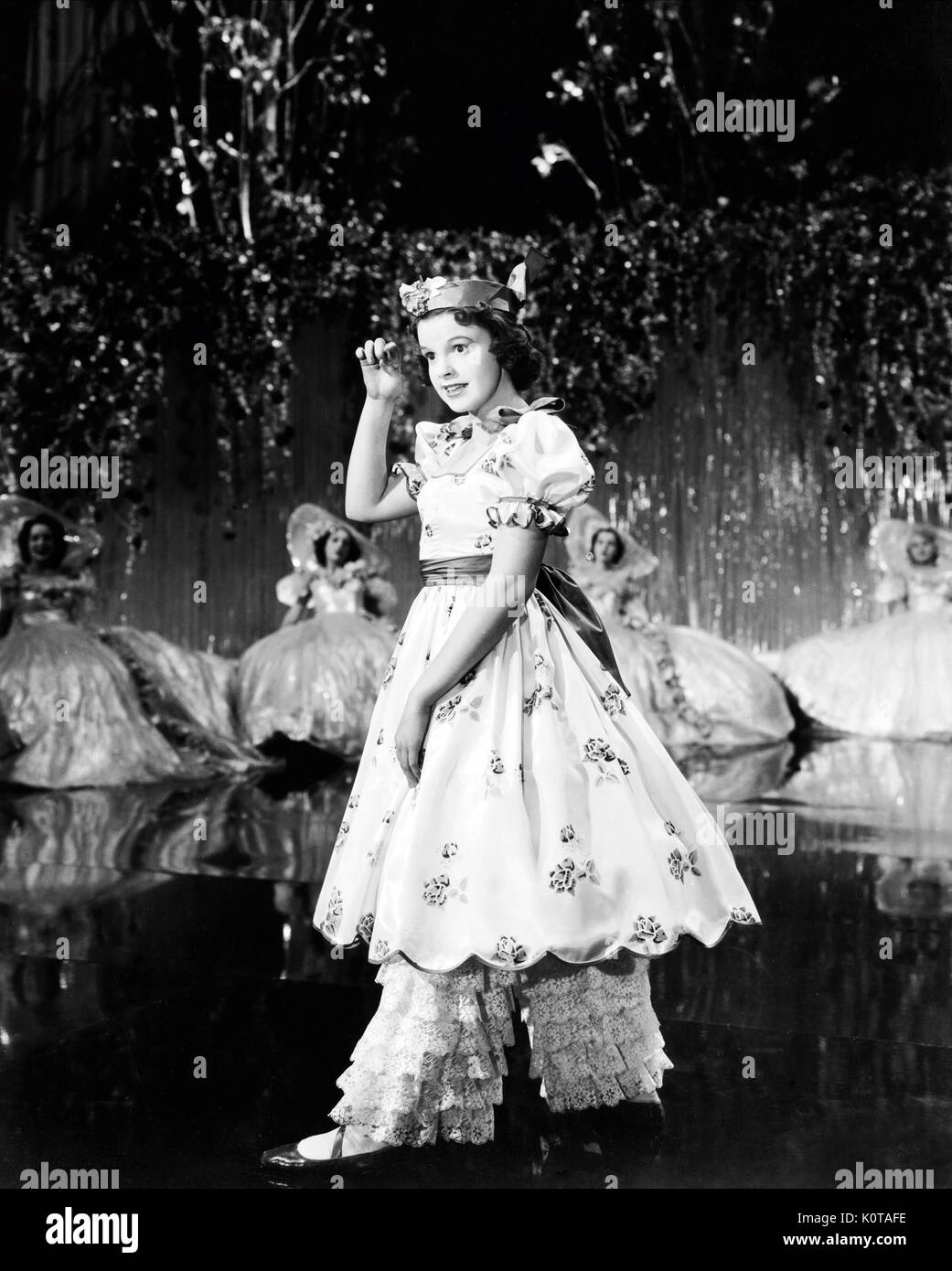 JUDY GARLAND EVERYBODY SING (1938 Stock Photo - Alamy