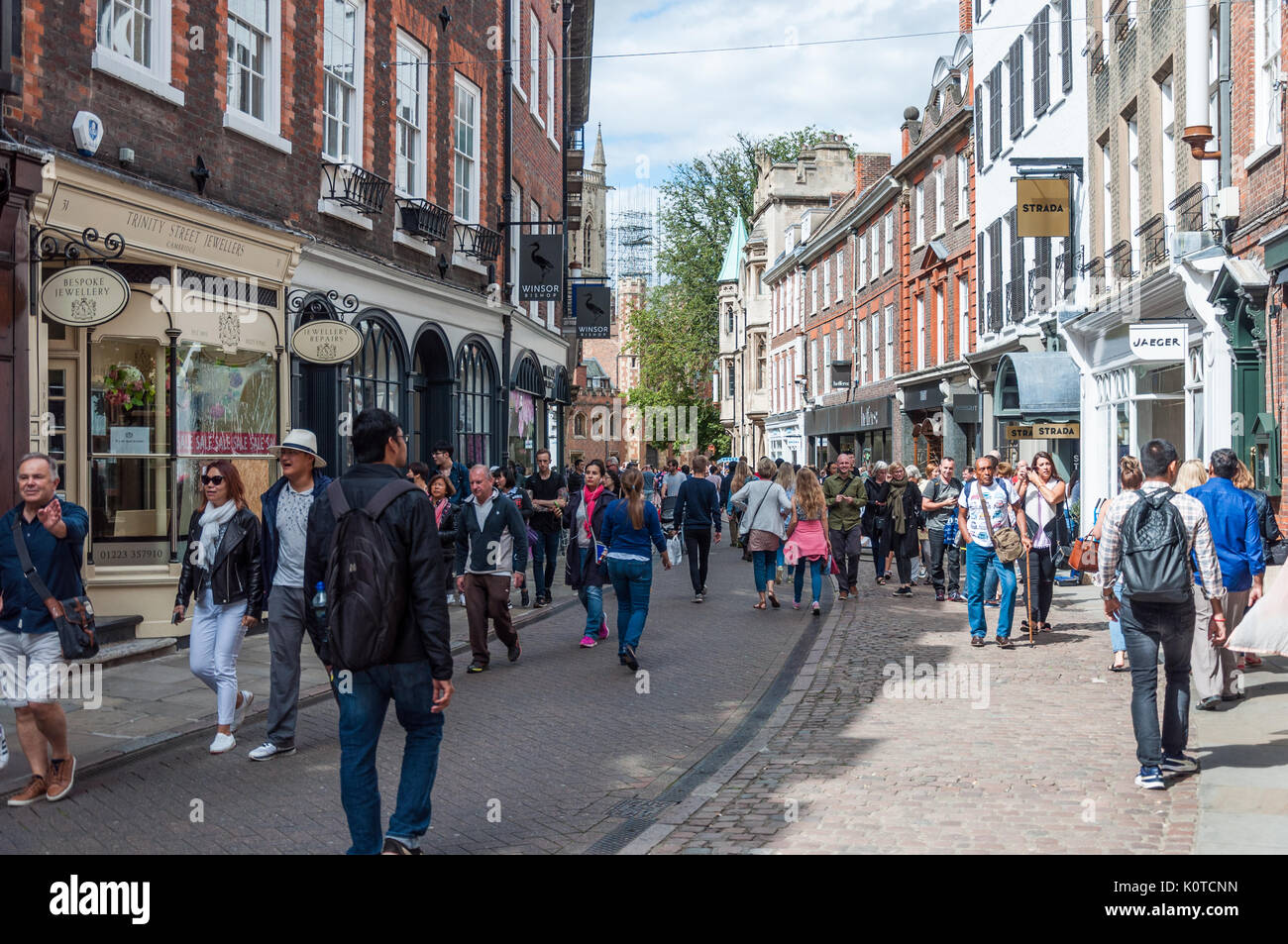 Cambridge shops hi-res stock photography and images - Alamy