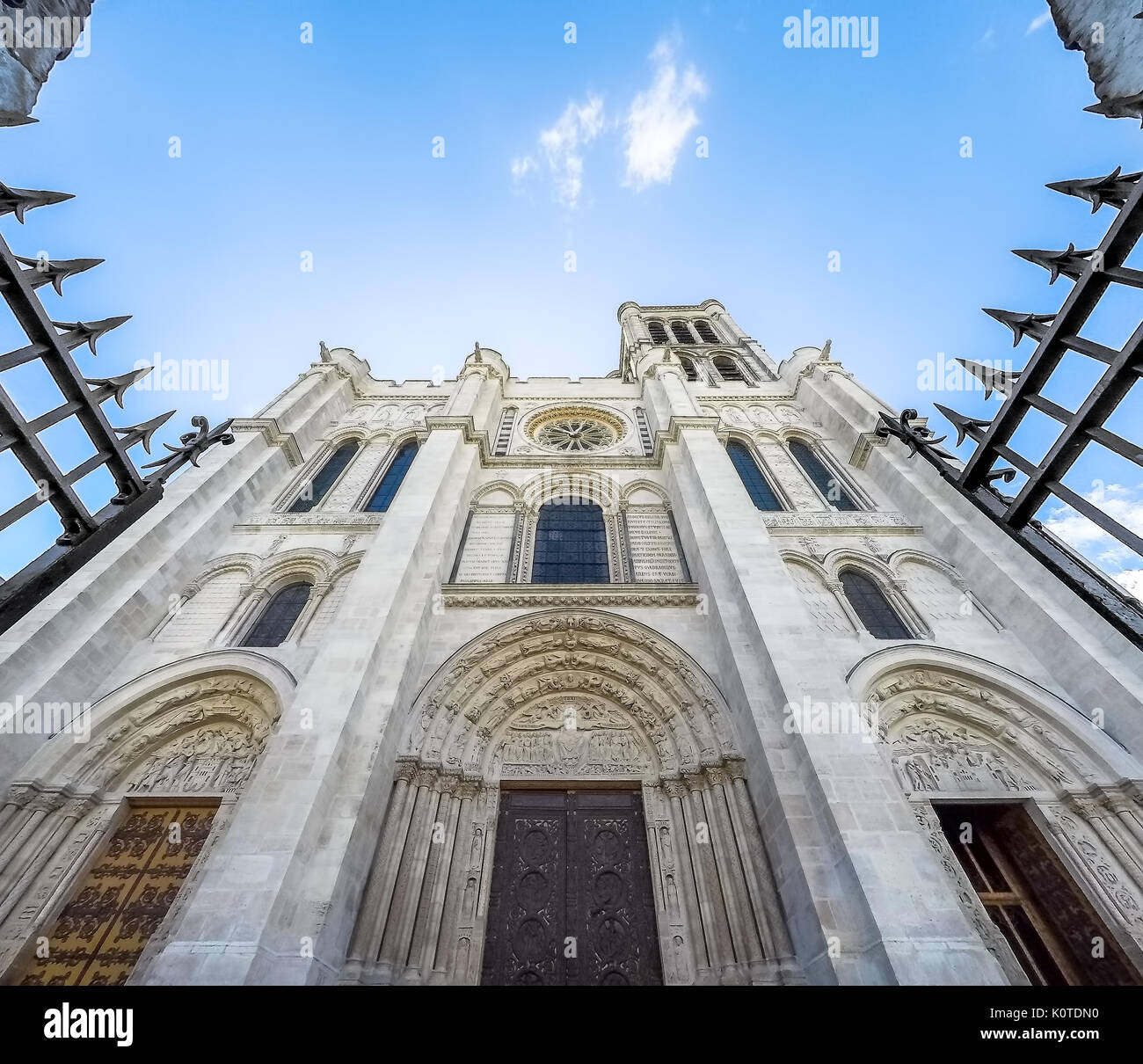 Basilica of saint denis facade hi-res stock photography and images - Alamy