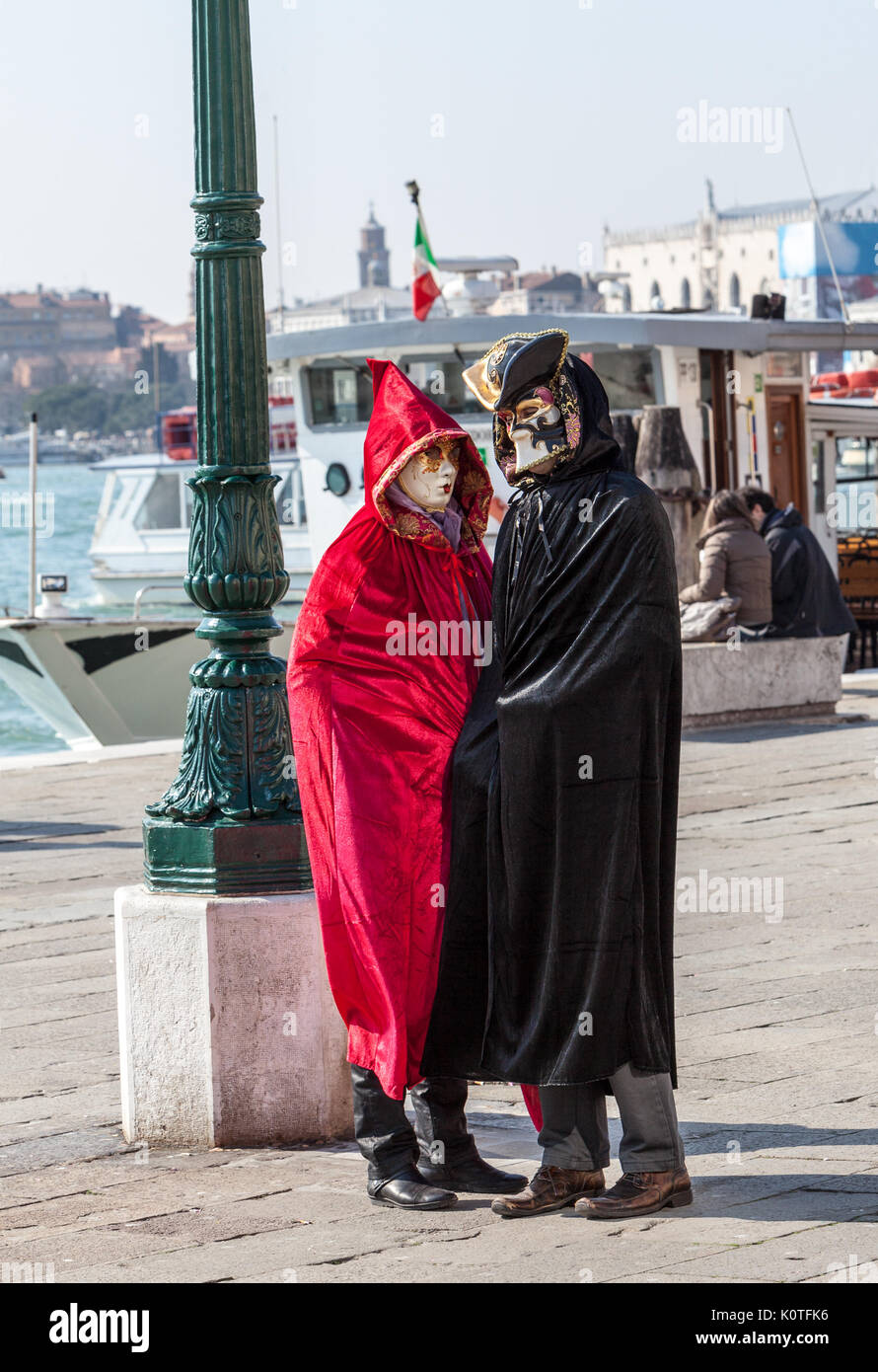 Traditional venetian costumes hi-res stock photography and images - Alamy