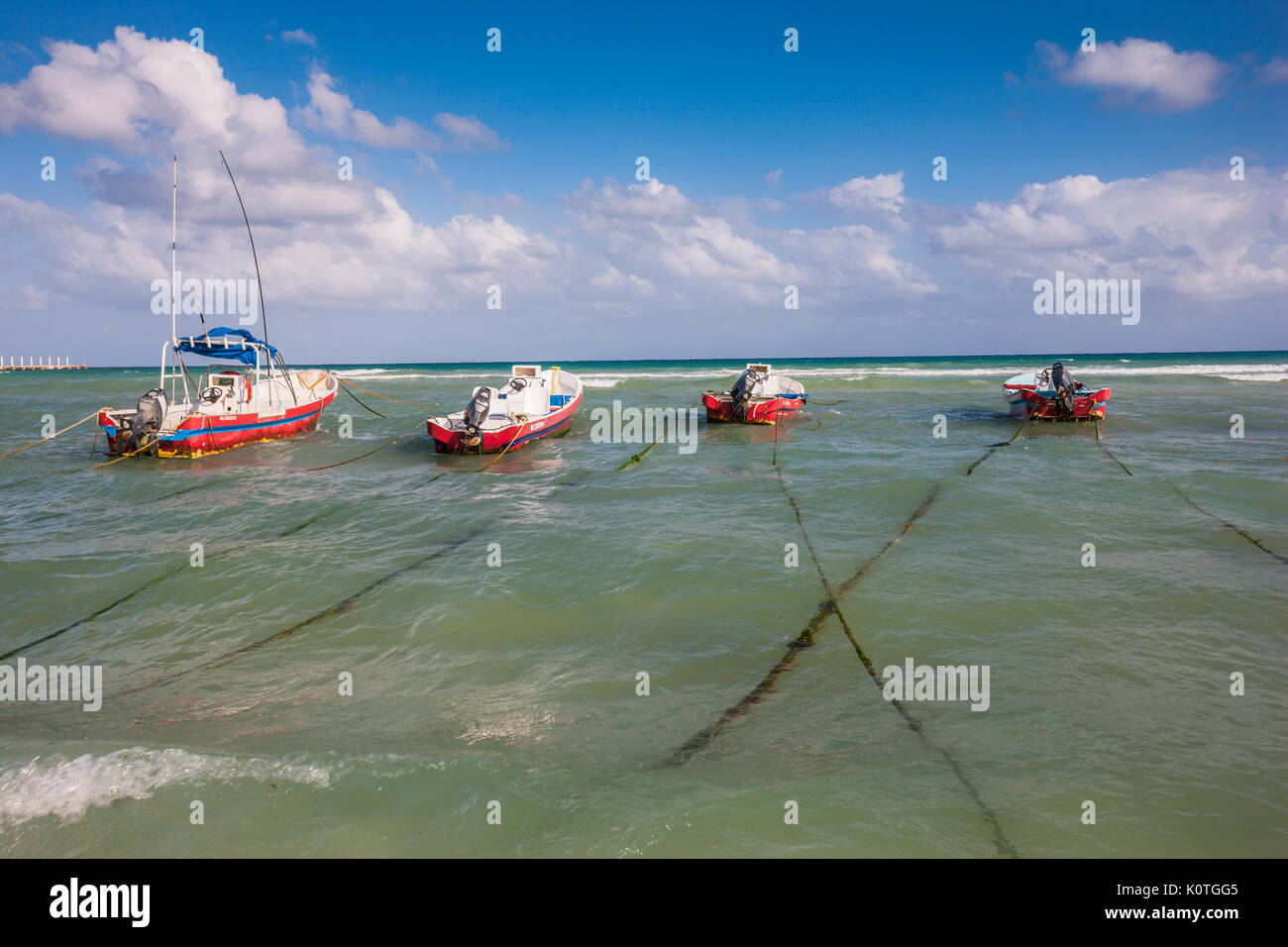 Traditional mexican fishing boat hi-res stock photography and images ...