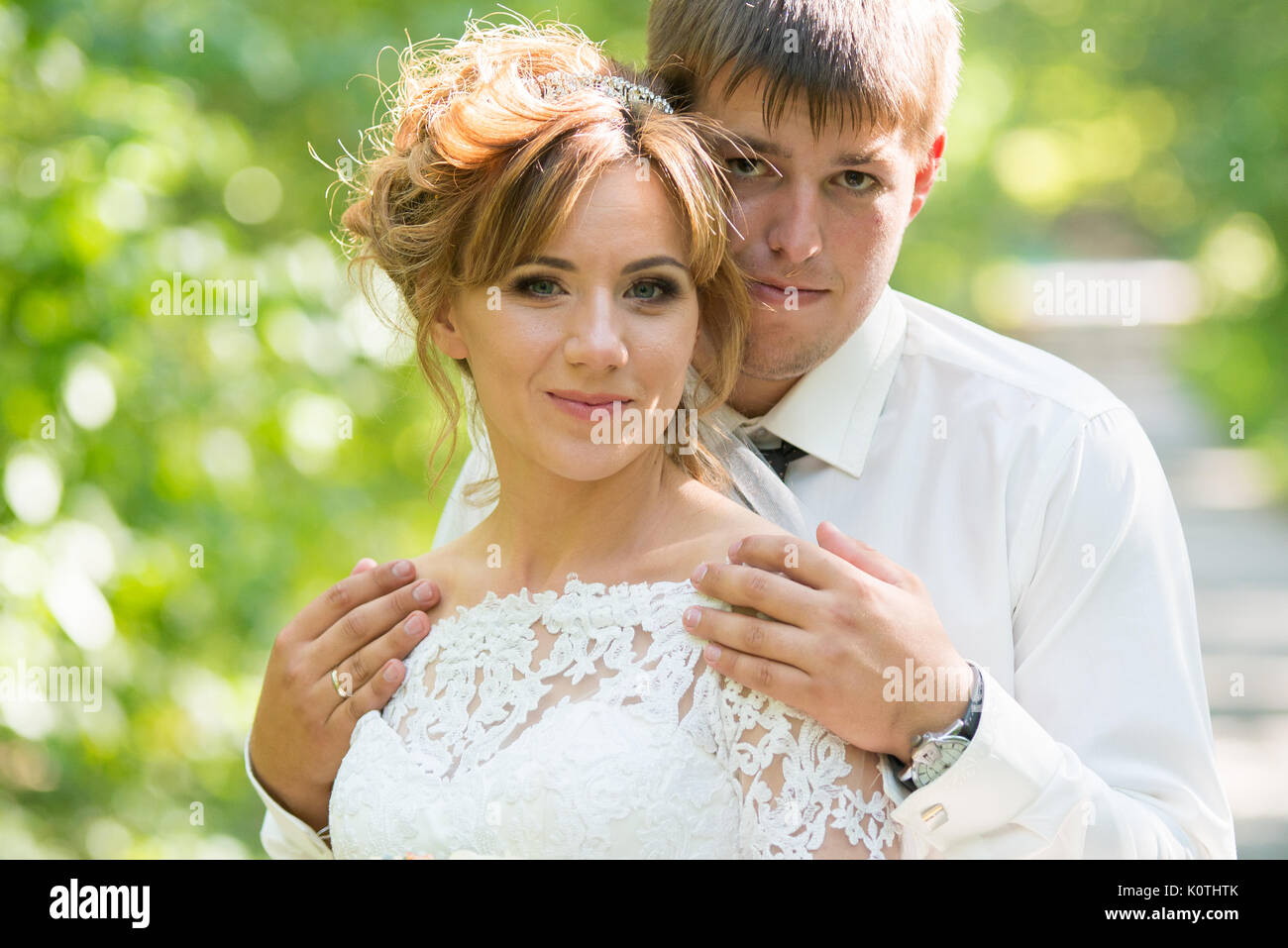 Beautiful married couple in the wedding day Stock Photo - Alamy