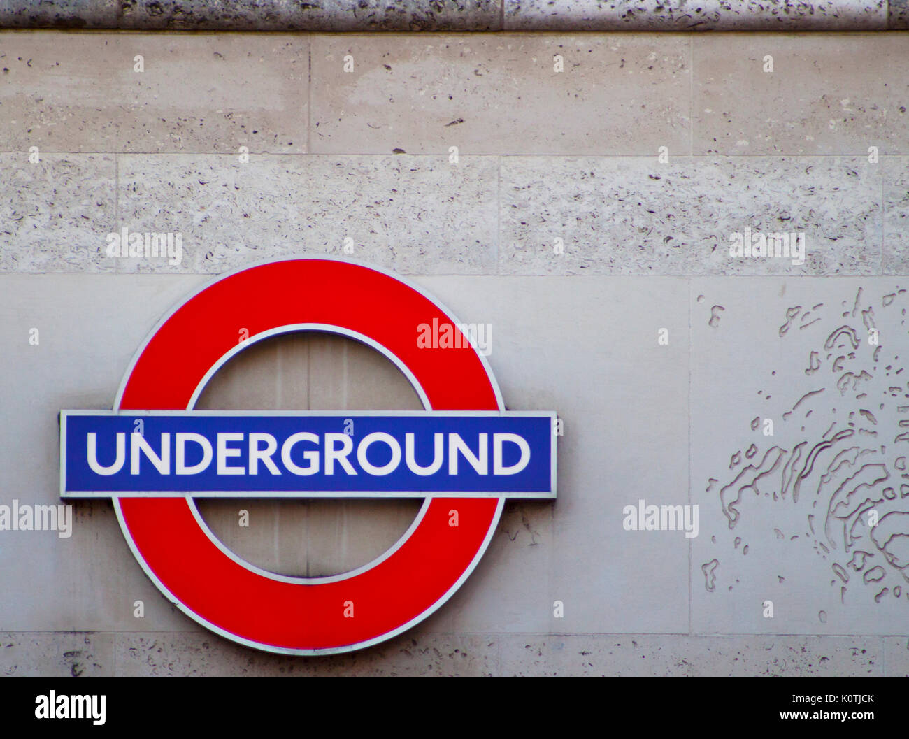 London Underground sign Stock Photo - Alamy