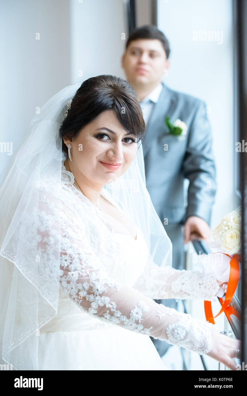 Beautiful married couple in the wedding day Stock Photo - Alamy