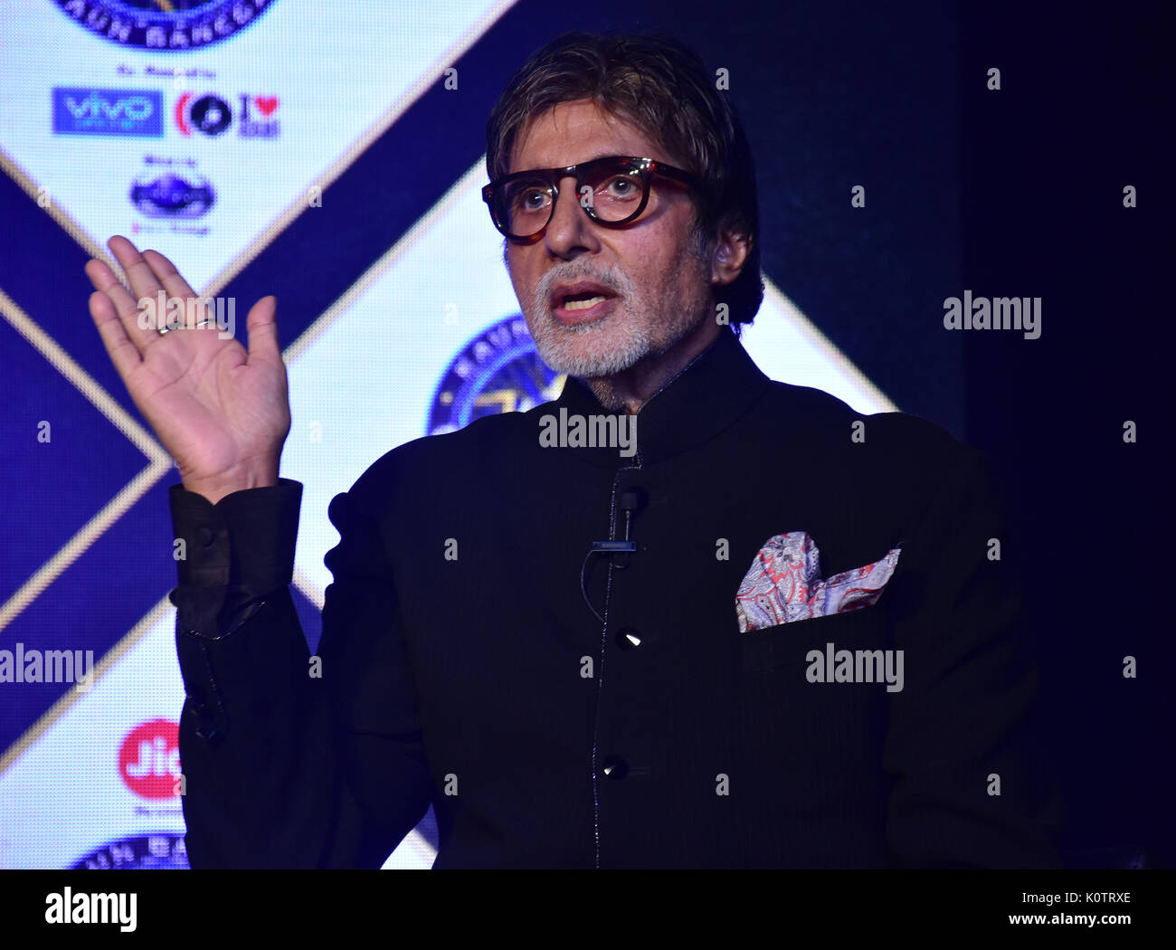 Amitabh bachchan kbc hi-res stock photography and images - Alamy