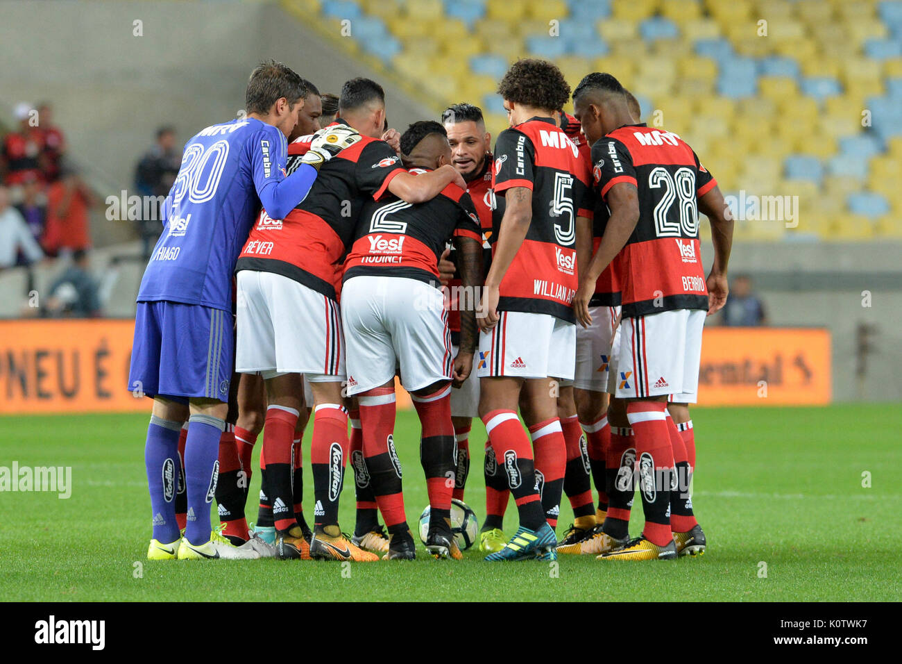 RIO DE JANEIRO, RJ - 23.08.2017: FLAMENGO X BOTAFOGO - Red-Black team during Flamengo vs ...