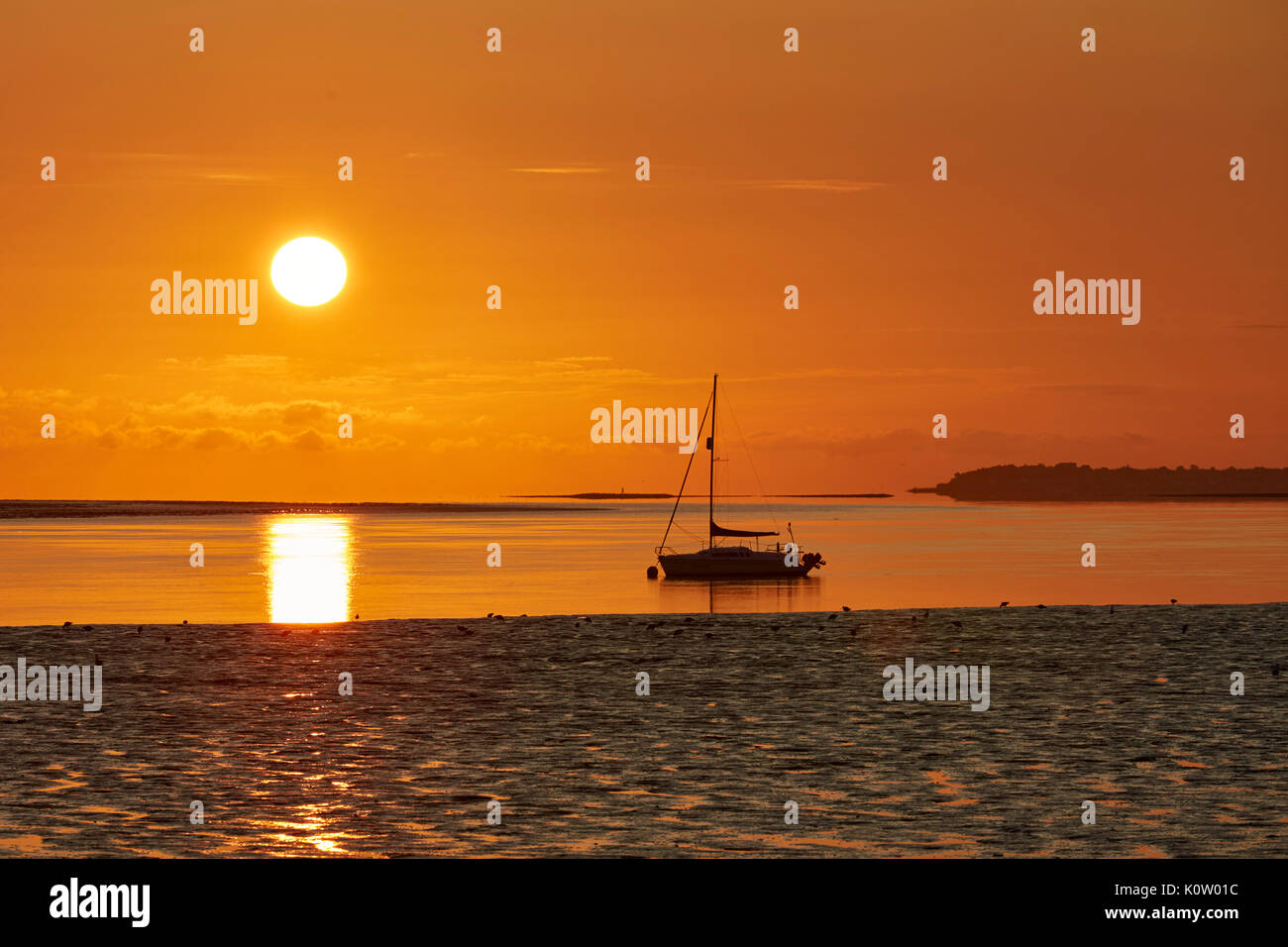 Swale estuary, Kent, UK. 24th August 2017: UK Weather. A glorious ...