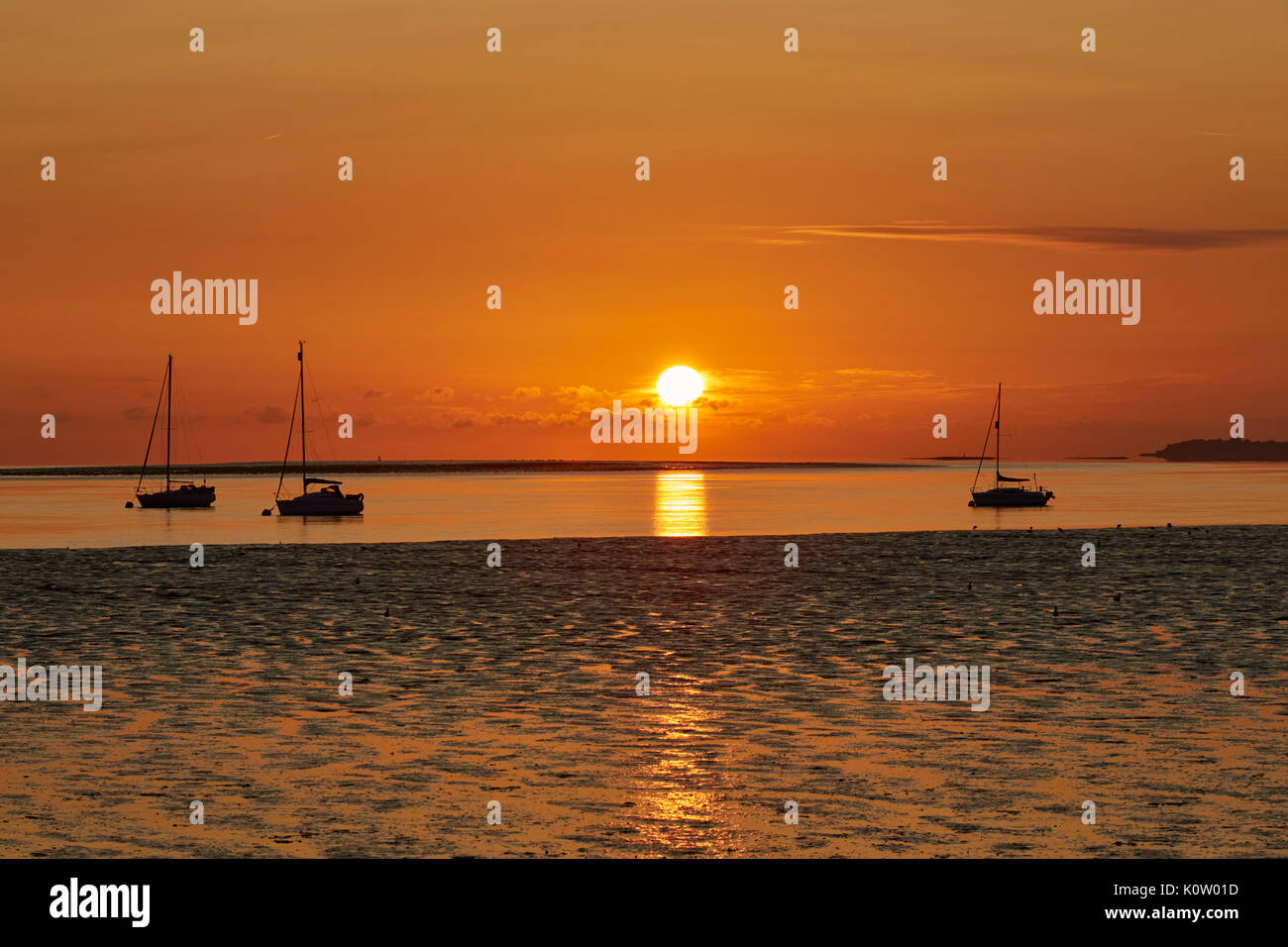 Swale estuary, Kent, UK. 24th August 2017: UK Weather. A glorious ...
