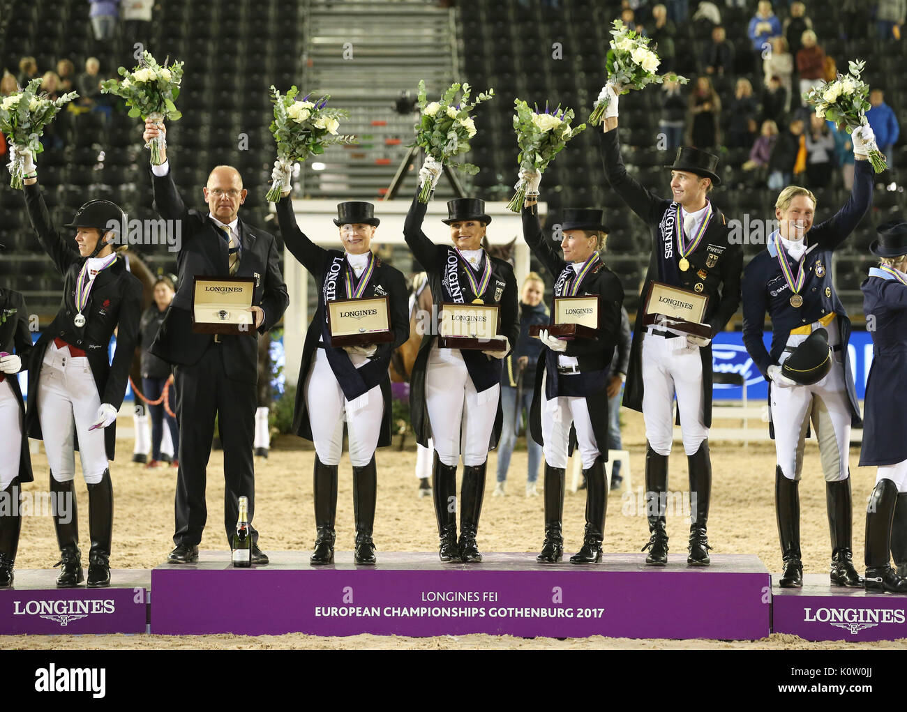 Klaus Roeser (2nd from left, left to right), coach of the German ...