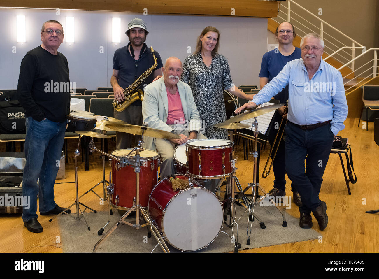 Wolf Biermann (R) and his wife Pamela Biermann (3rd from right ...
