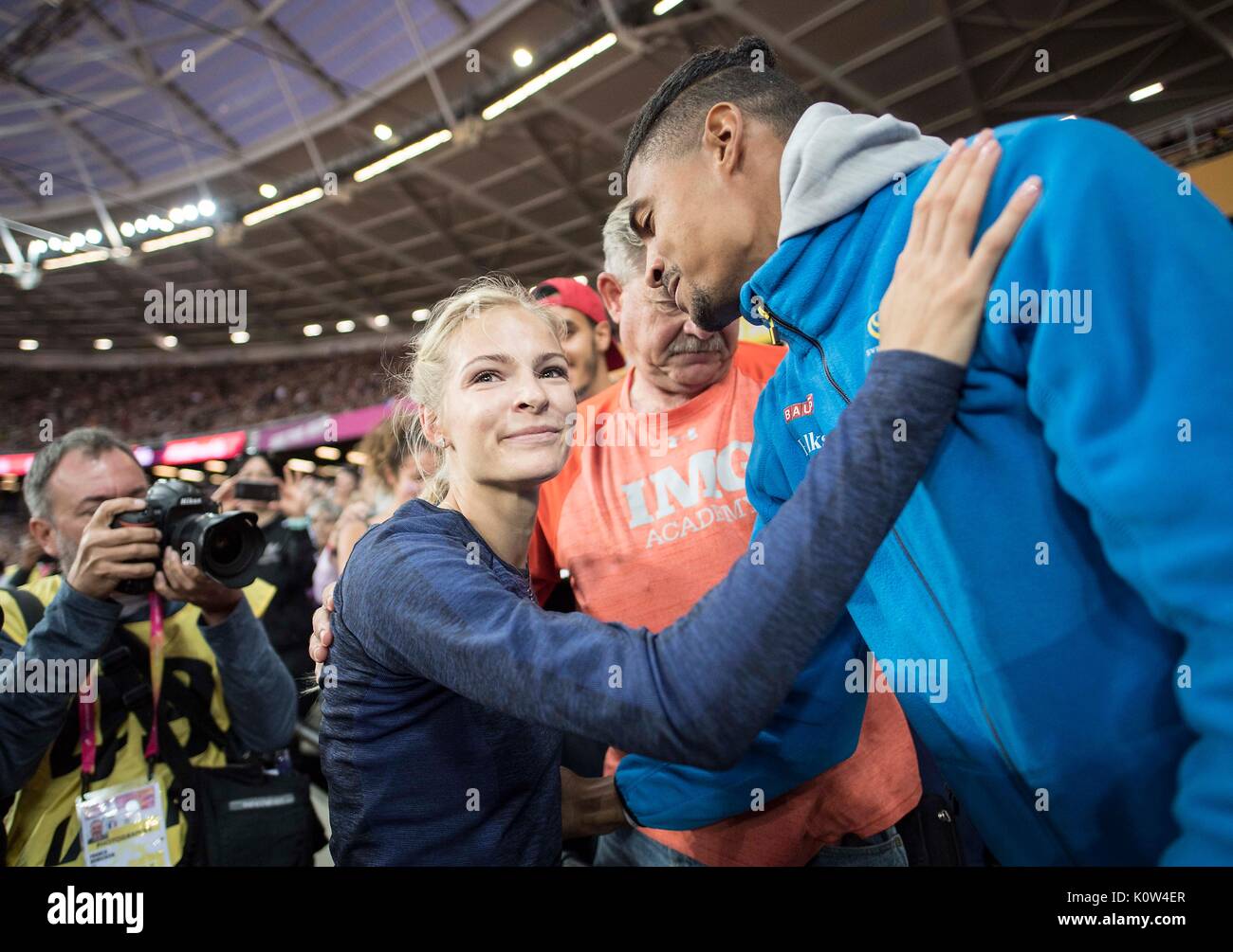 Weitsprung der frauen hi-res stock photography and images - Alamy