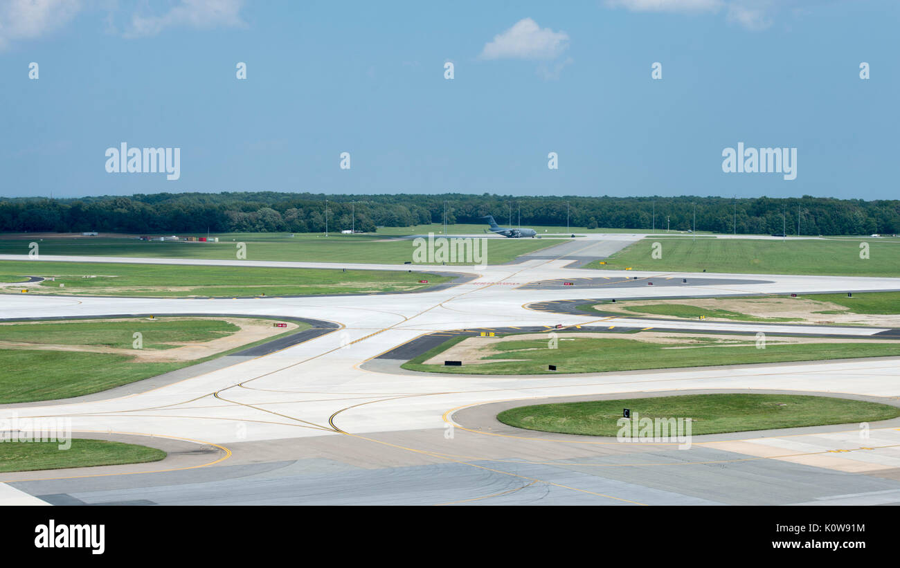 Runway 14-32 on Dover Air Force Base, Del., reopened Aug. 16, 2017 ...