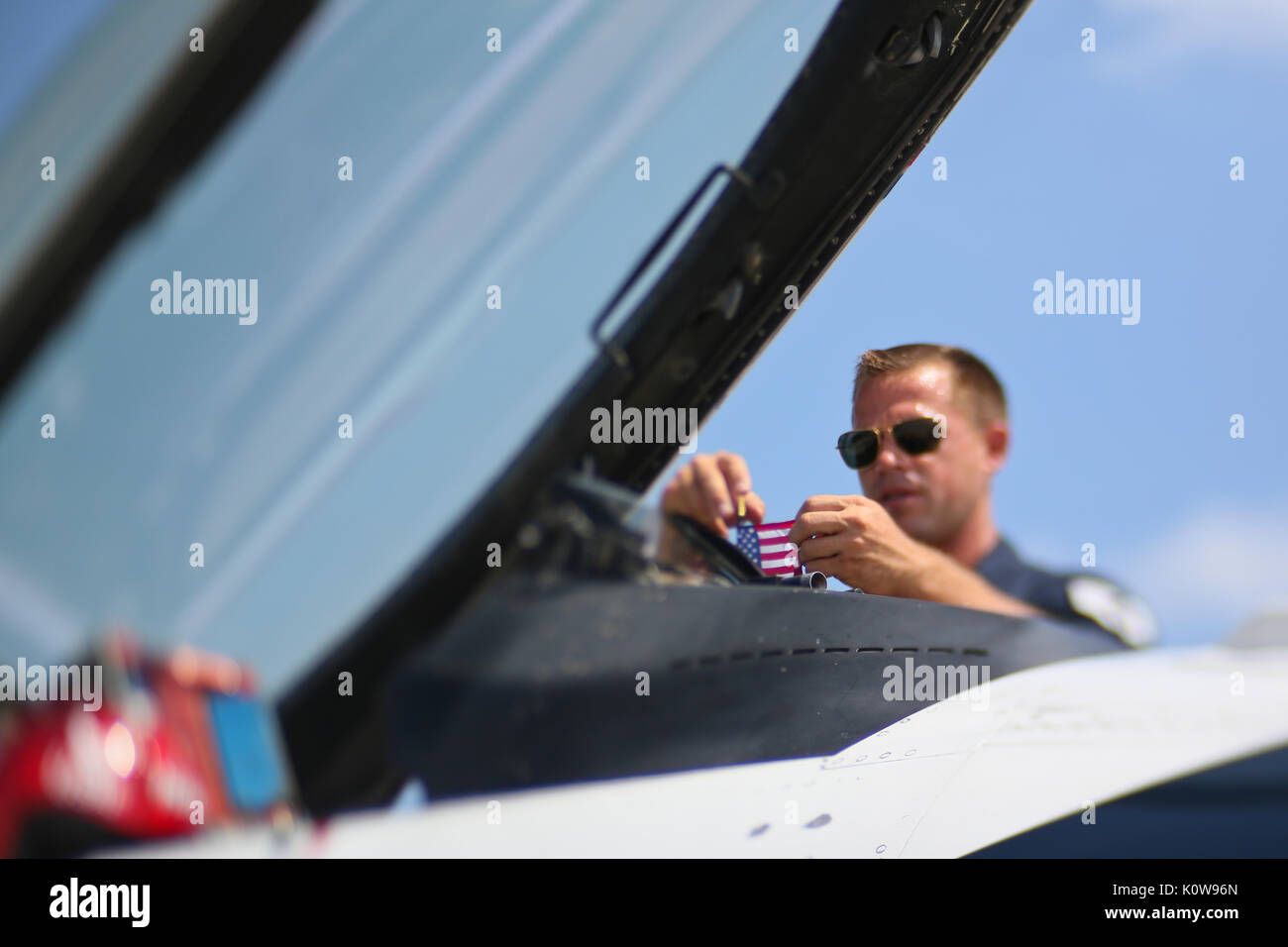 U.S. Air Force Staff Sgt. Kyle Smith, an Air Force Thunderbirds ...