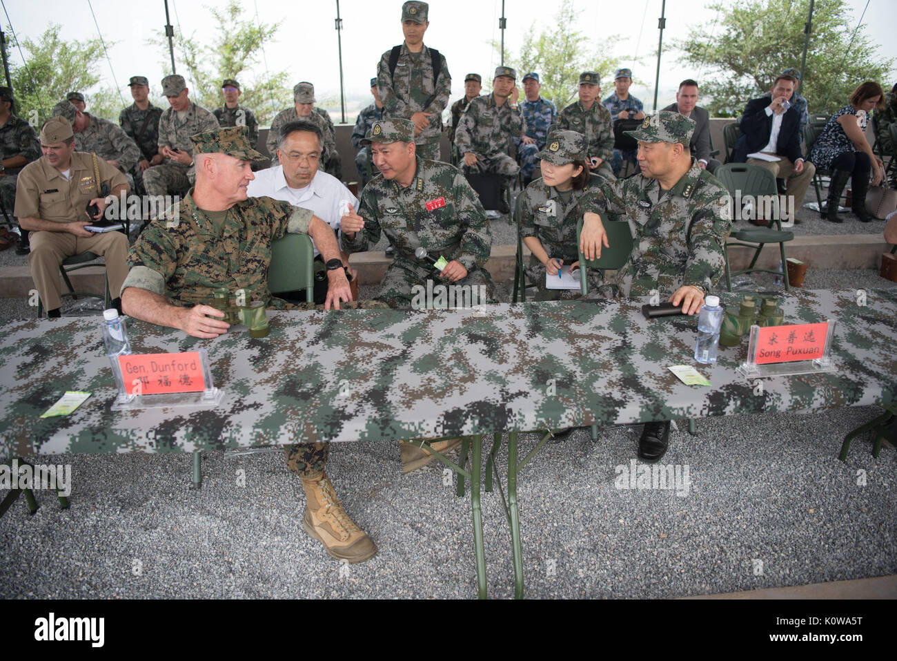 Pla peoples liberation army officer hi-res stock photography and images ...
