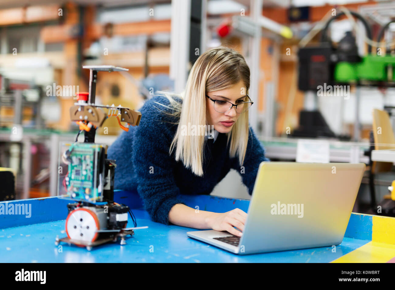 Beautiful female robot hi-res stock photography and images - Alamy
