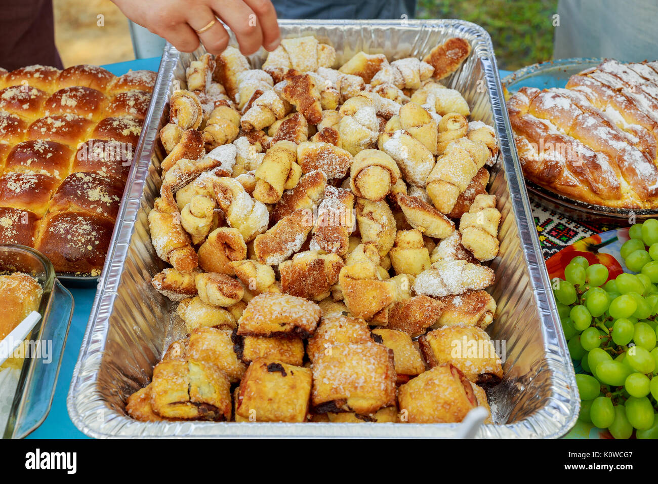 Table of sweets hi-res stock photography and images - Alamy