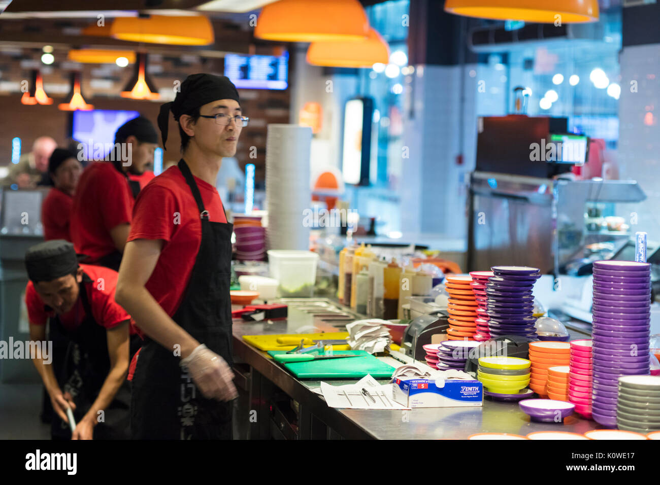 Yo sushi hi-res stock photography and images - Alamy