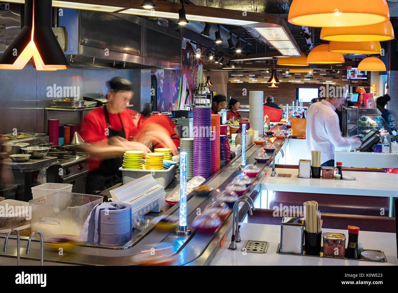 Yo sushi hi-res stock photography and images - Alamy