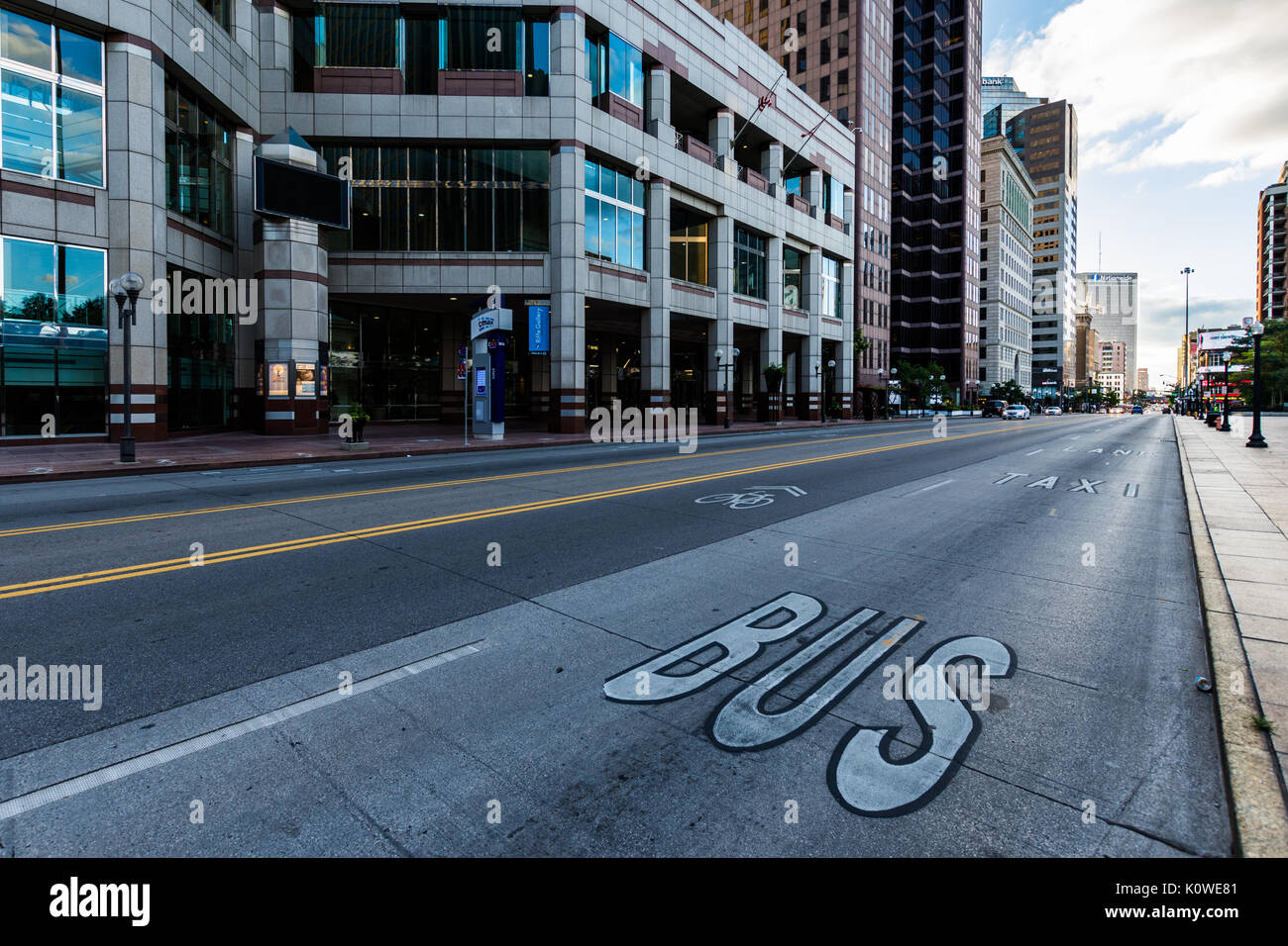 Area around the Ohio Statehouse in Capitol Square Columbus, Ohio Stock ...