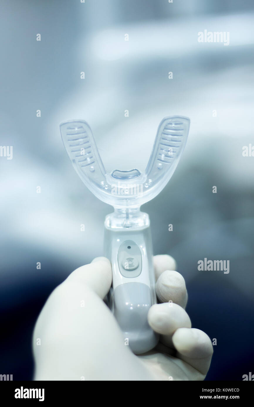 Dental bracket aligner accelerator vibrator for orthodontic ...