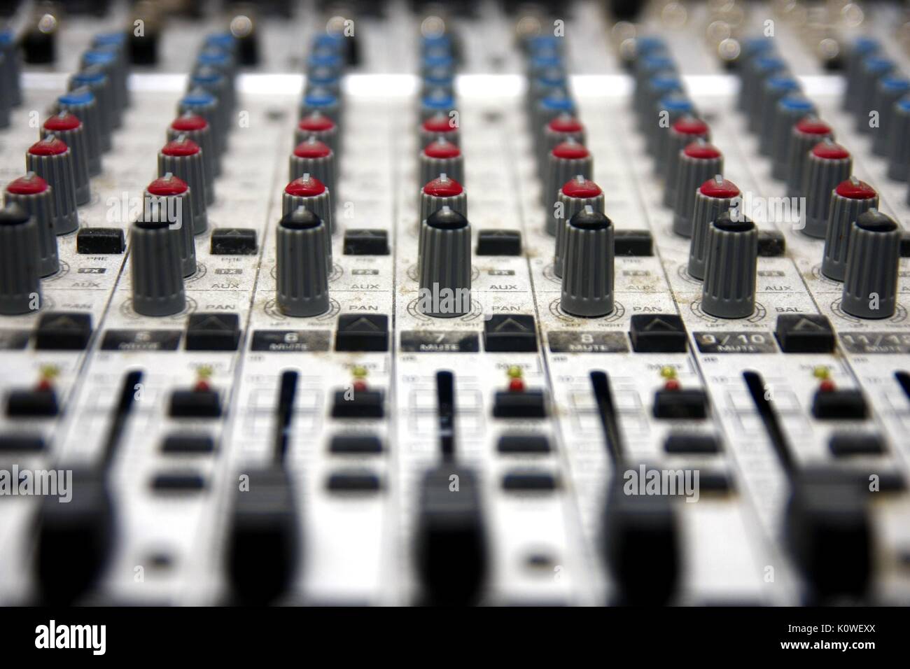 Sound mixer board knobs sliders hi-res stock photography and images - Alamy