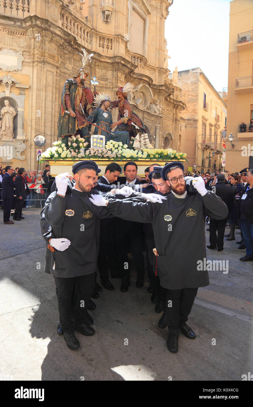 Sicily, Trapani, Good Friday Mysterious procession La Processione dei ...
