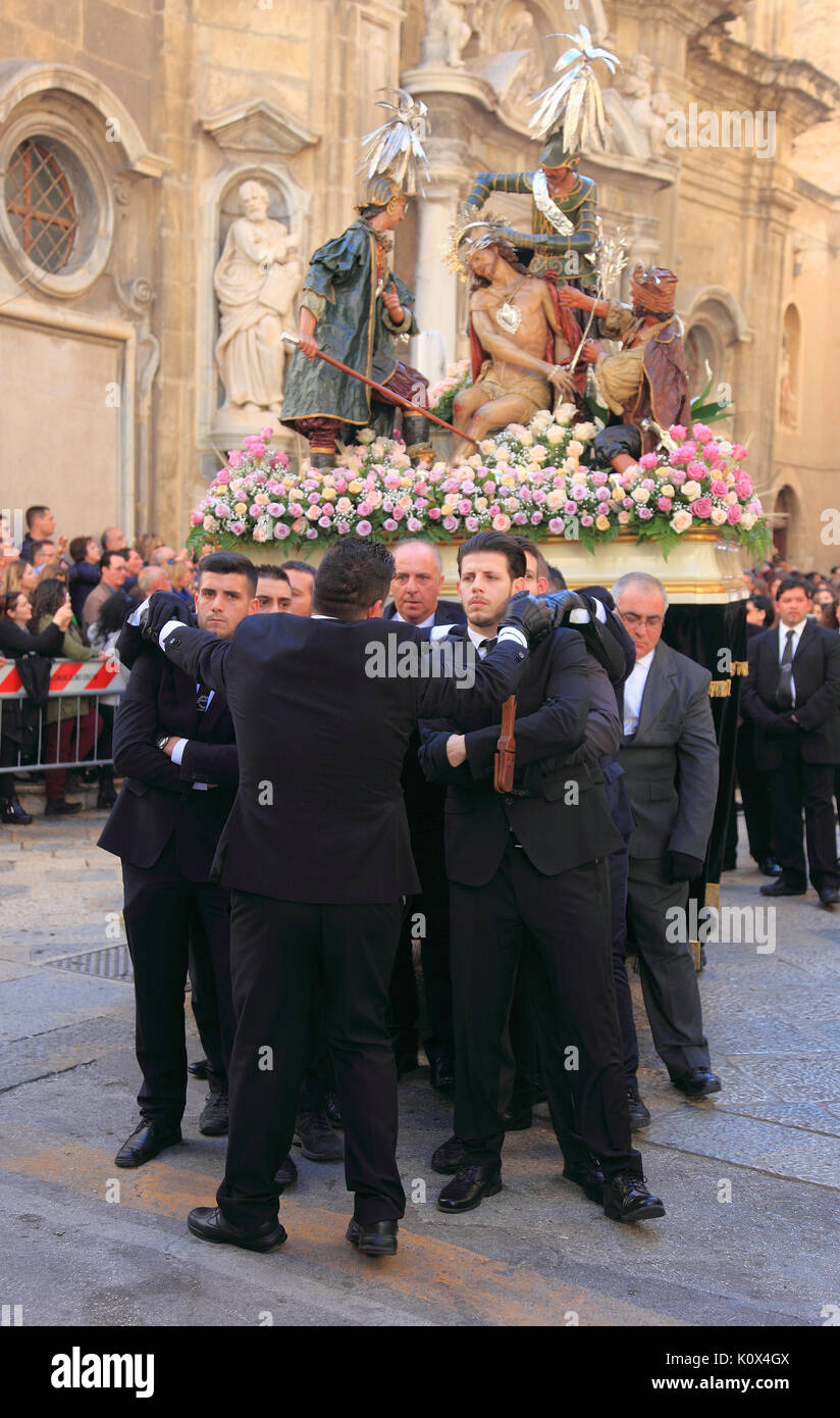 Sicily, Trapani, Good Friday Mysterious procession La Processione dei ...