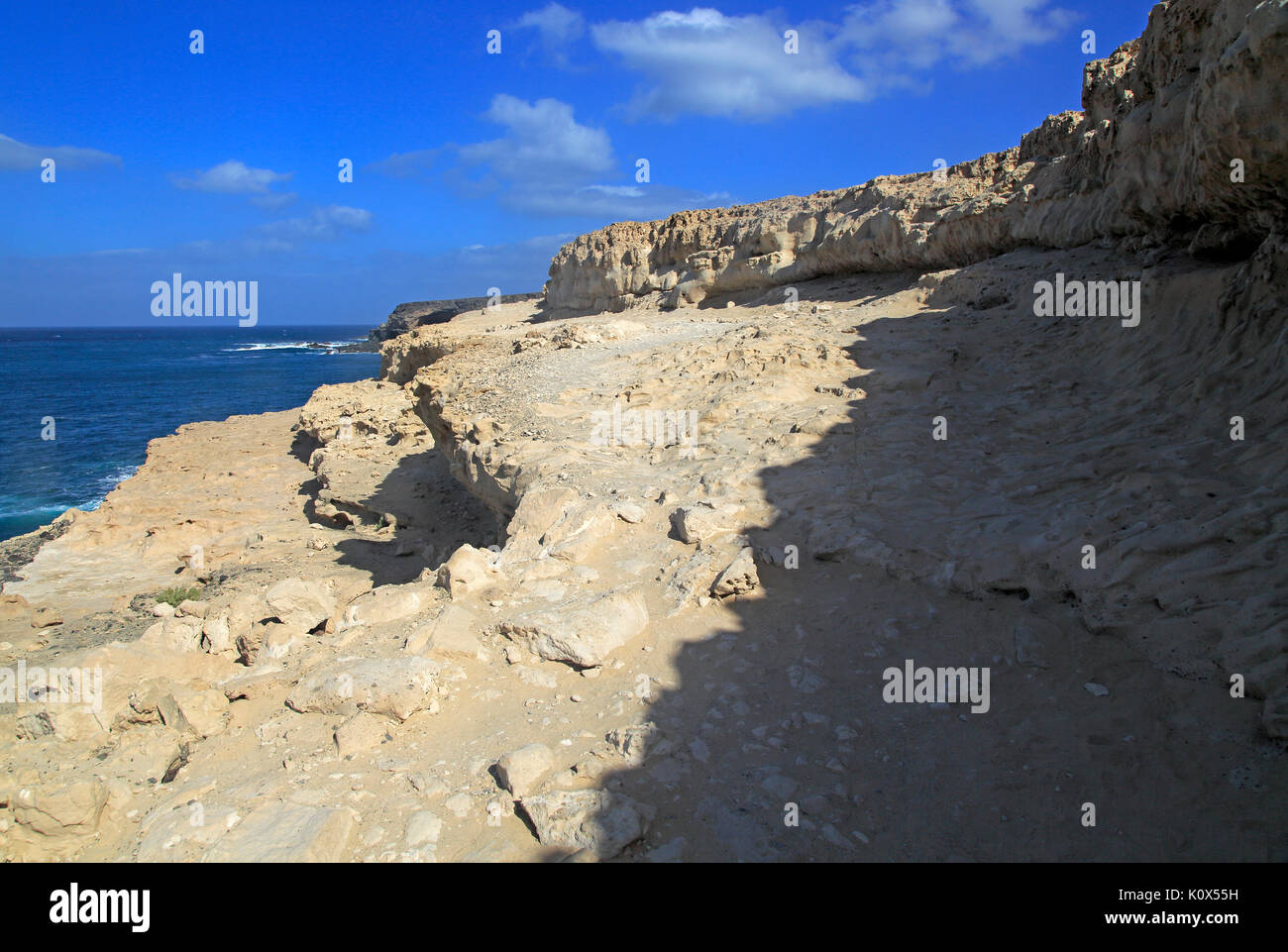 Wave cut notch hi-res stock photography and images - Alamy