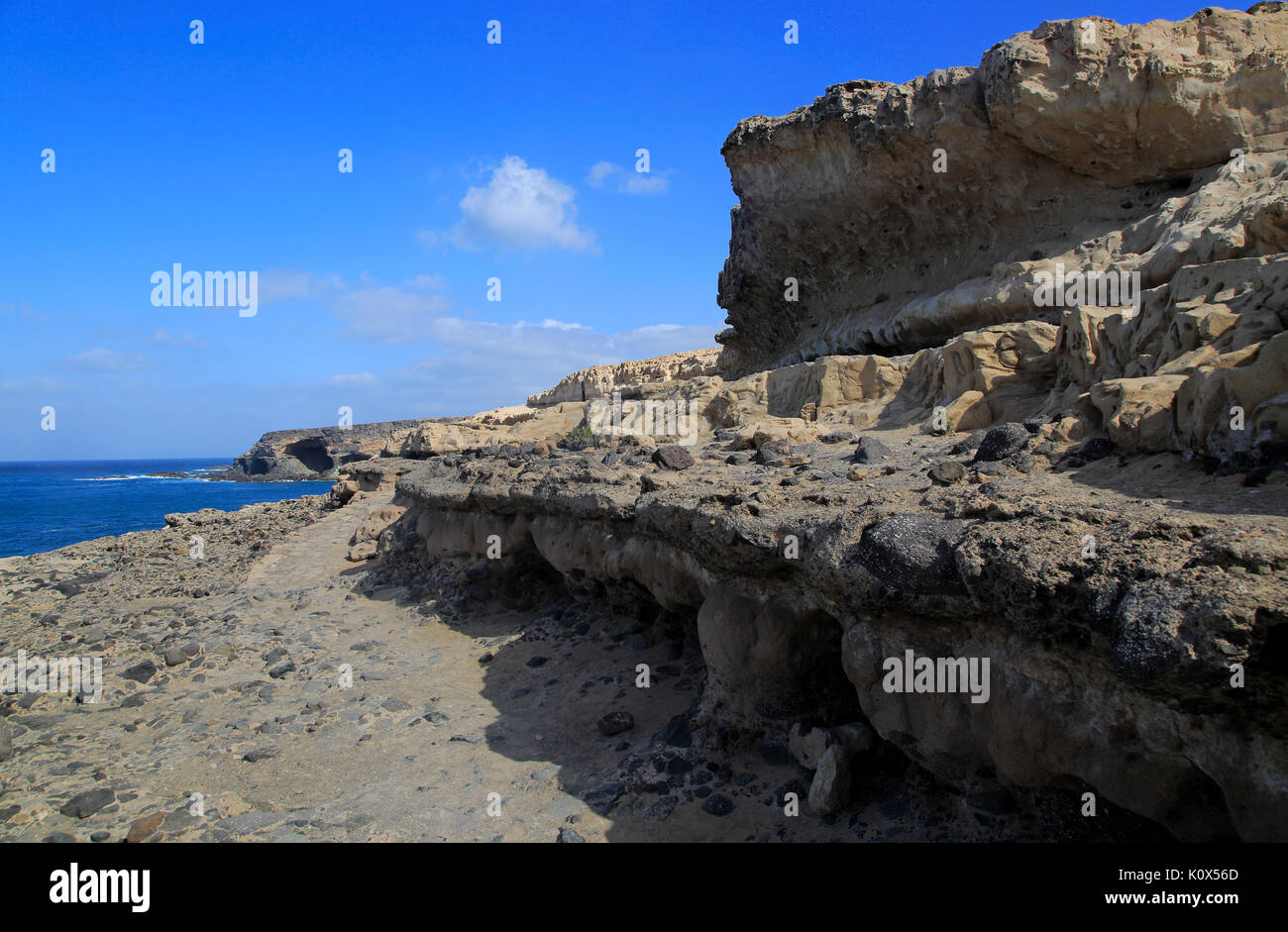 Wave cut notch hi-res stock photography and images - Alamy