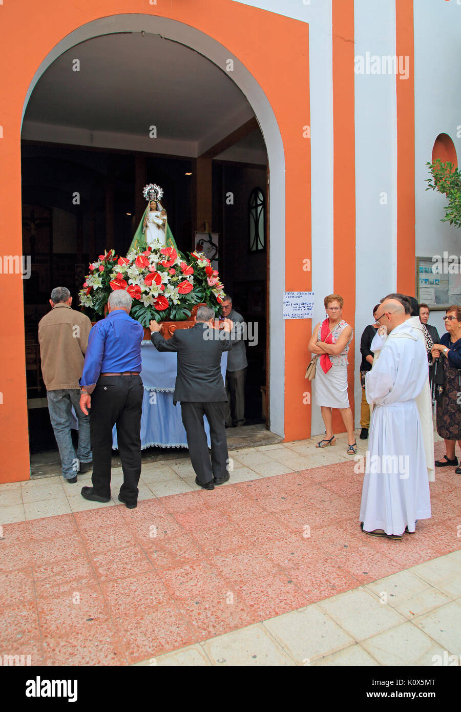 Fiesta procession Nuestra Senora de la Candelaria, Gran Tarajal ...