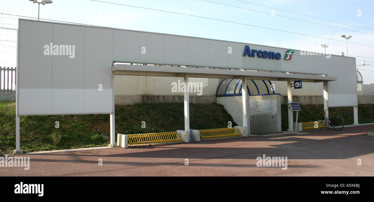 Arcene railway station Stock Photo - Alamy