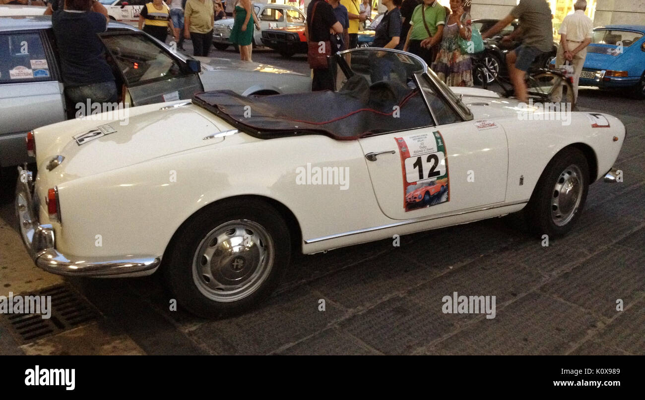 Alfa Romeo Giulietta Spider rear II Stock Photo - Alamy