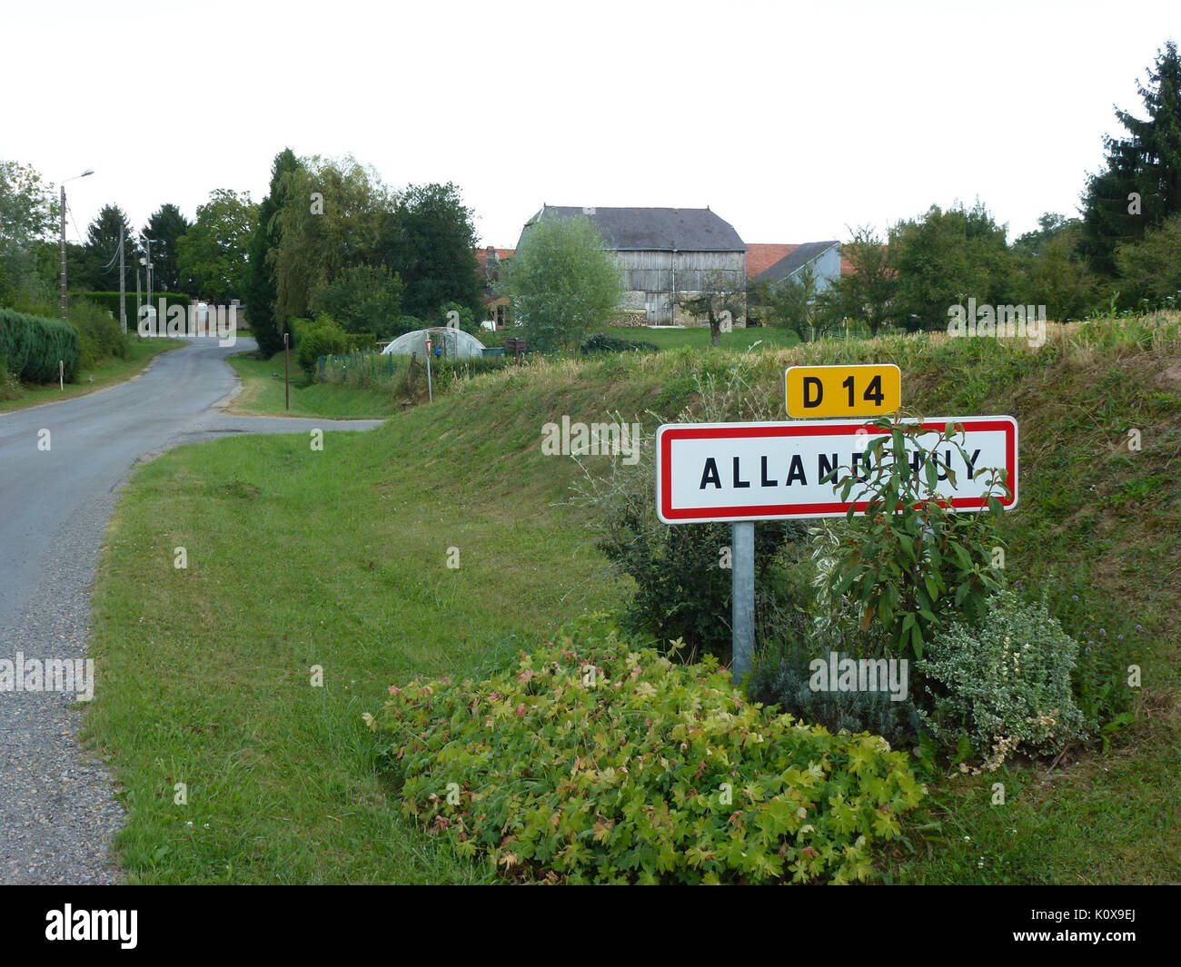 Alland'Huy et Sausseuil (Ardennes) city limit sign Alland'Huy Stock ...