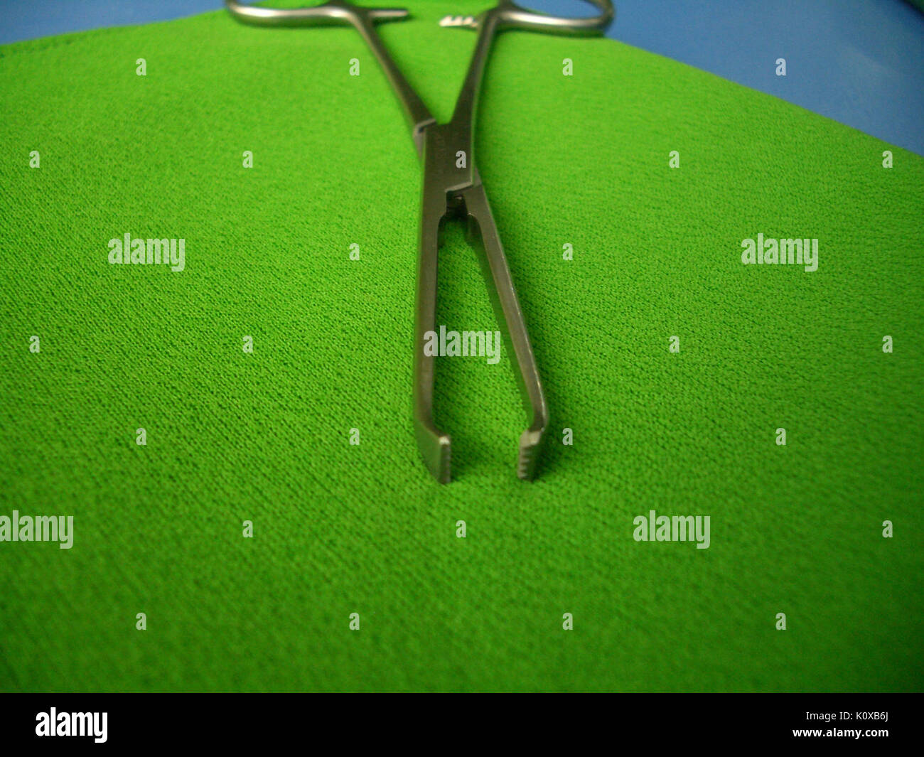 Allis clamp 03 Stock Photo - Alamy