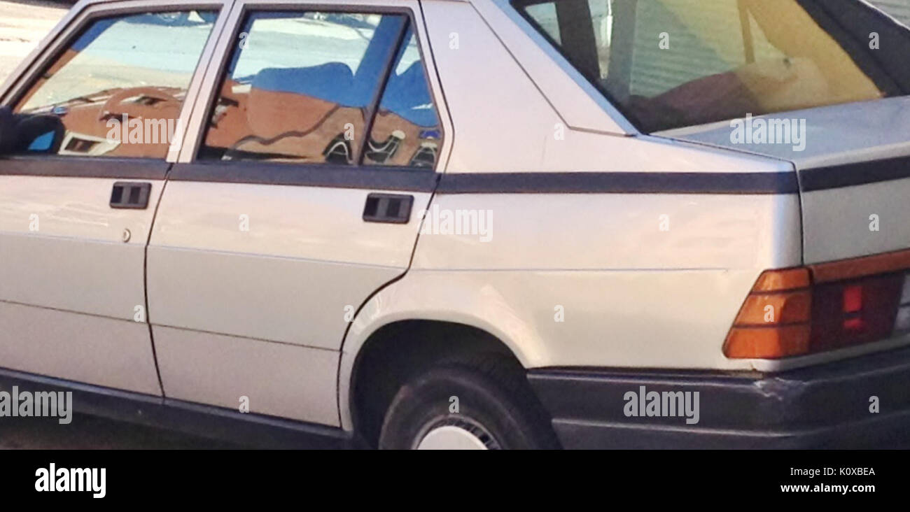 Alfa romeo 75 hi-res stock photography and images - Alamy