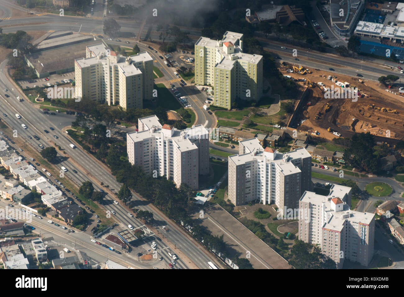 Five buildings hi-res stock photography and images - Alamy