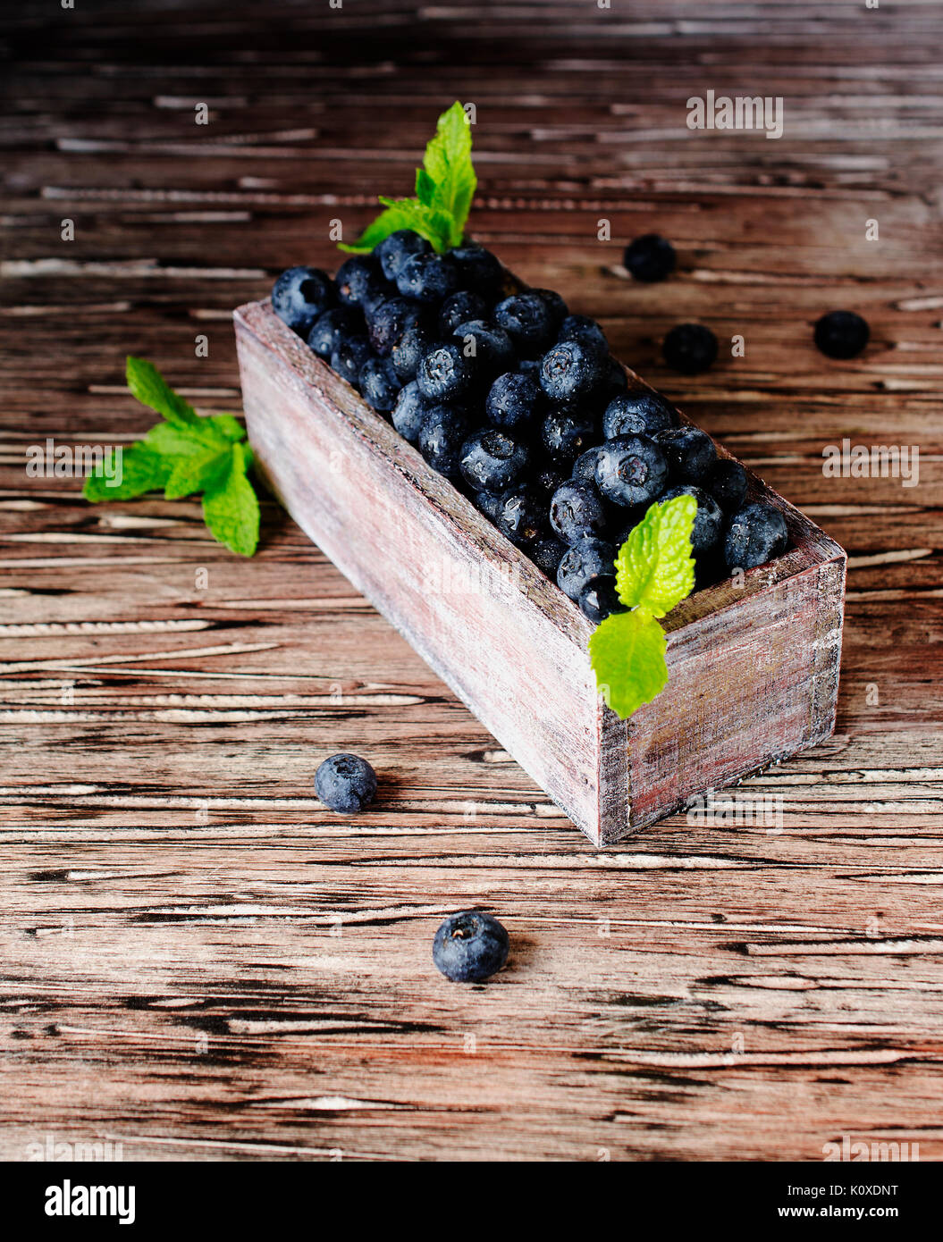 Blueberries in a box hi-res stock photography and images - Alamy