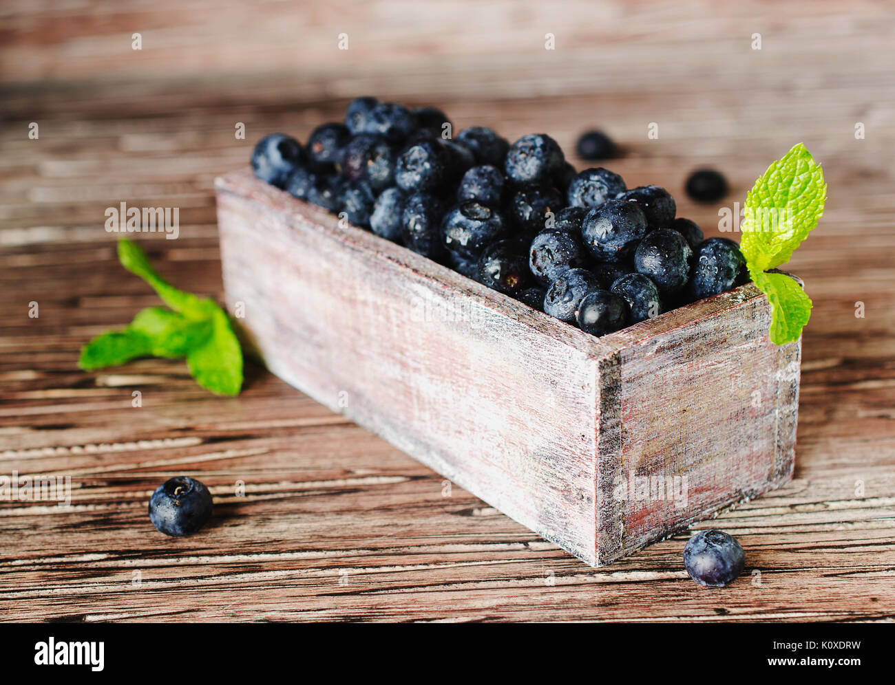 Blueberries in a box hi-res stock photography and images - Alamy