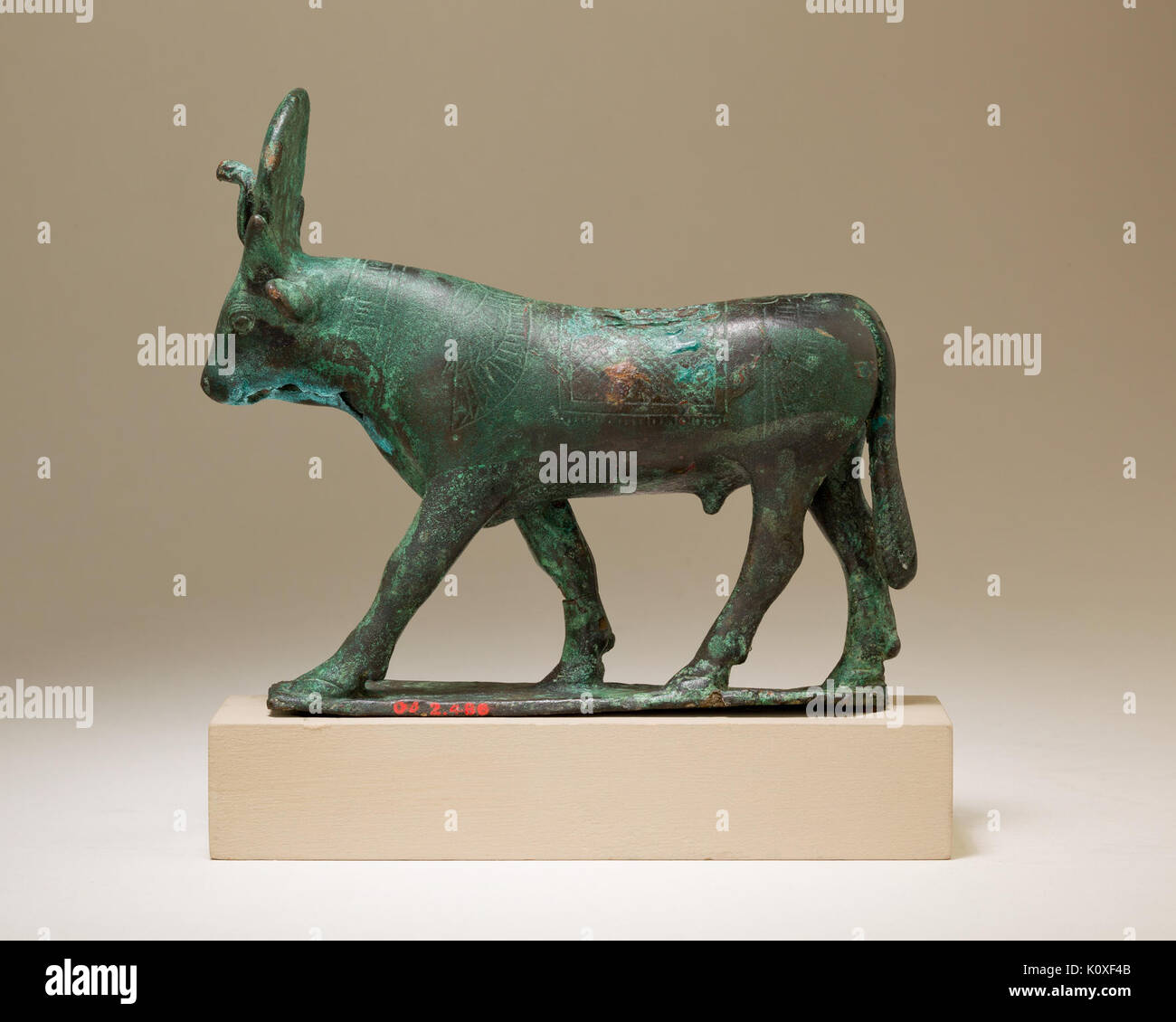 Egyptian bull god apis hi-res stock photography and images - Alamy